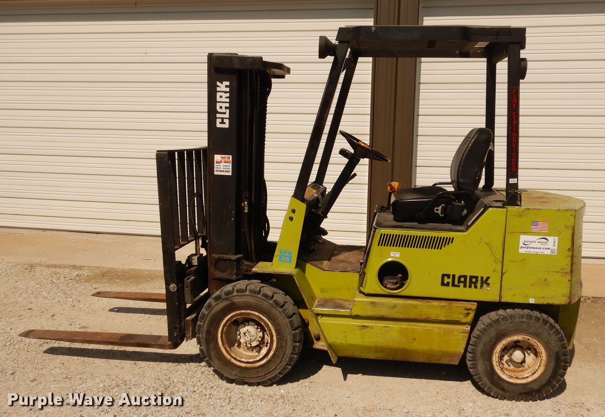 1990 Clark GPX25 forklift in Camp Point, IL | Item DF6617 sold | Purple ...