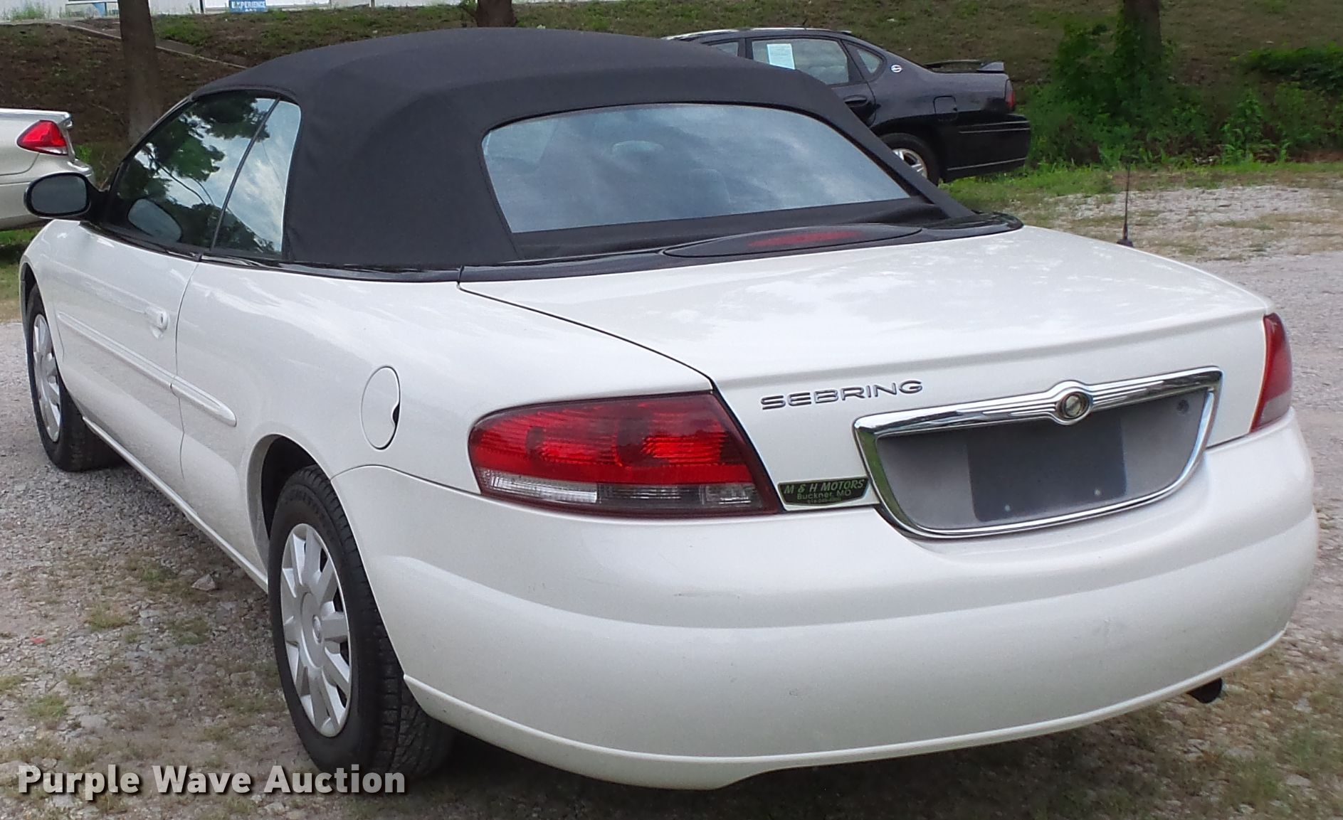 2005 Chrysler Sebring convertible in Buckner, MO | Item FM9654 sold | Purple Wave