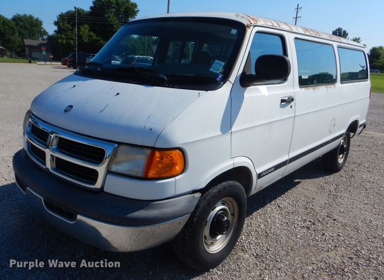 2000 Dodge Ram Wagon B2500 van in Parsons, KS | Item FC9807 sold ...