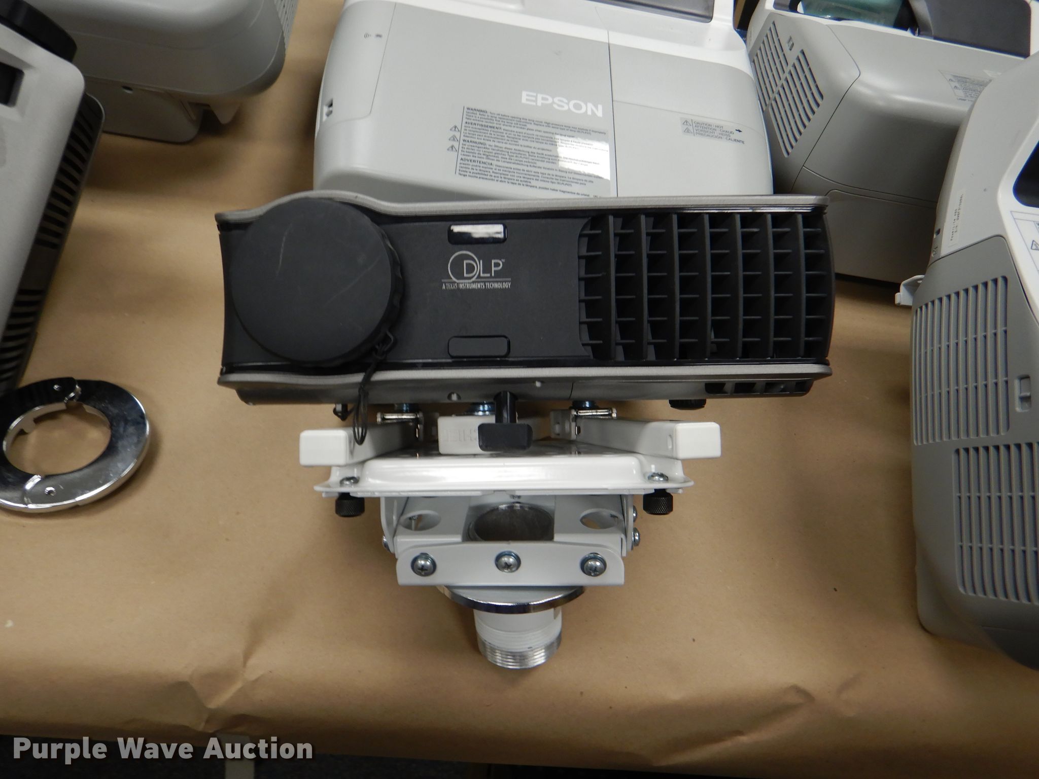 (13) projectors in Emporia, KS | Item FN9035 sold | Purple Wave