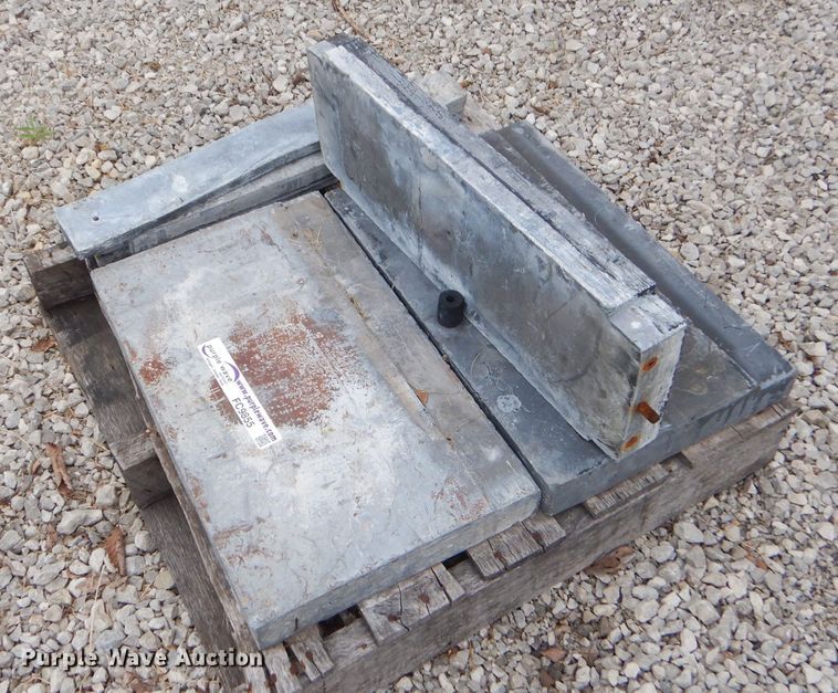 19" x 11" lead counterweights in Waco, MO | Item FC9855 sold | Purple Wave