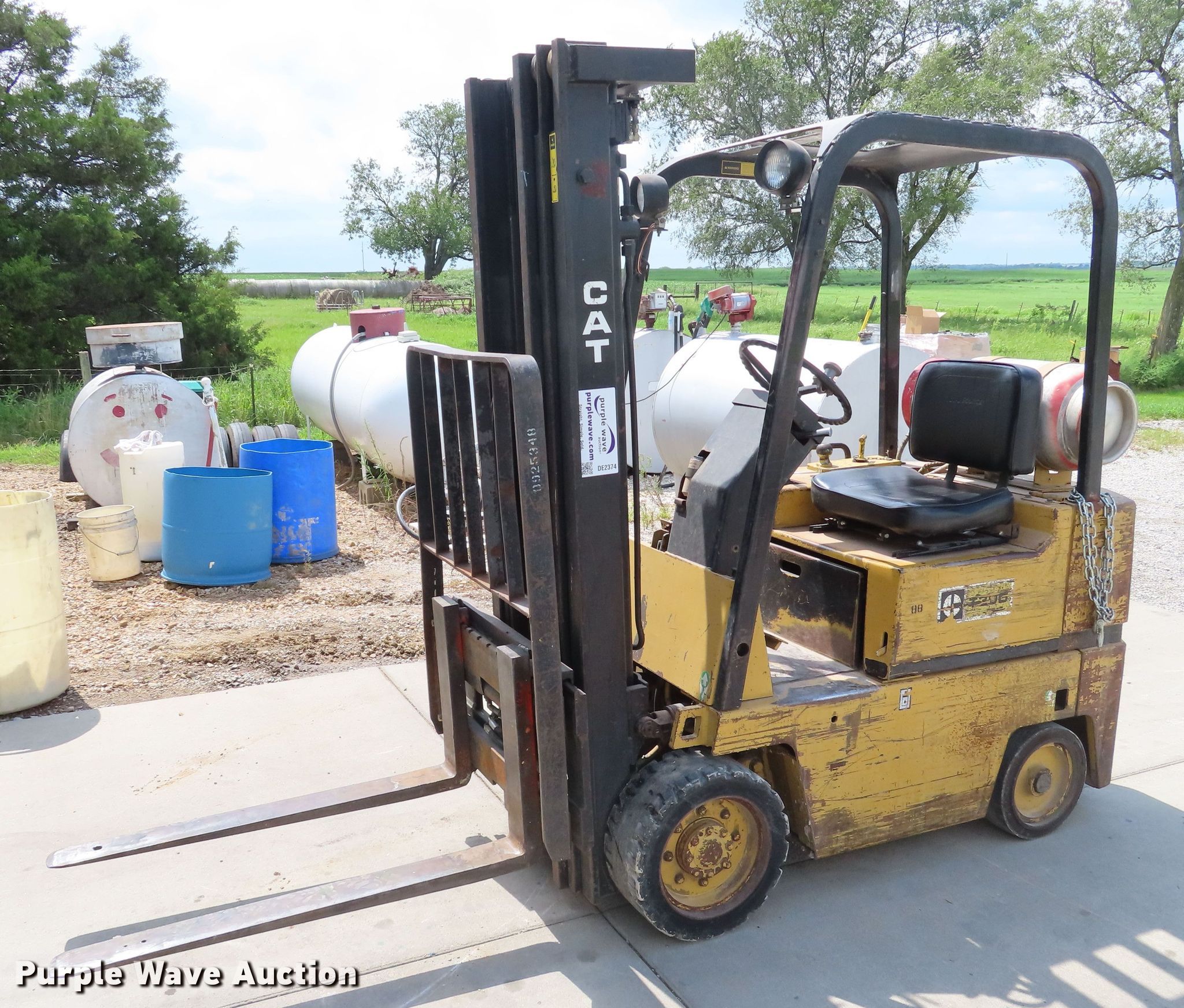 Caterpillar T30D forklift in Lawrence, KS | Item DE2374 sold | Purple Wave