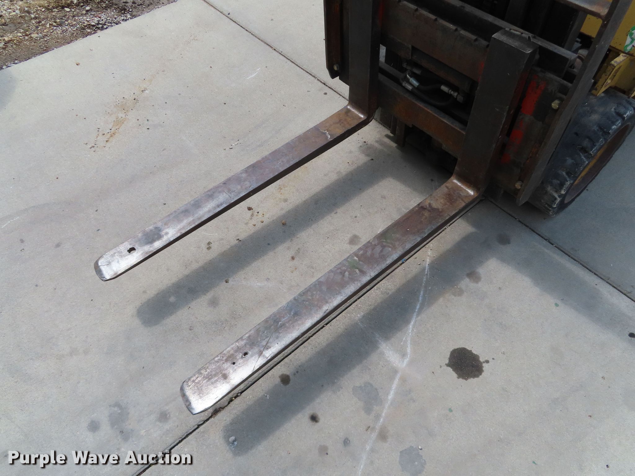 Caterpillar T30D forklift in Lawrence, KS | Item DE2374 sold | Purple Wave