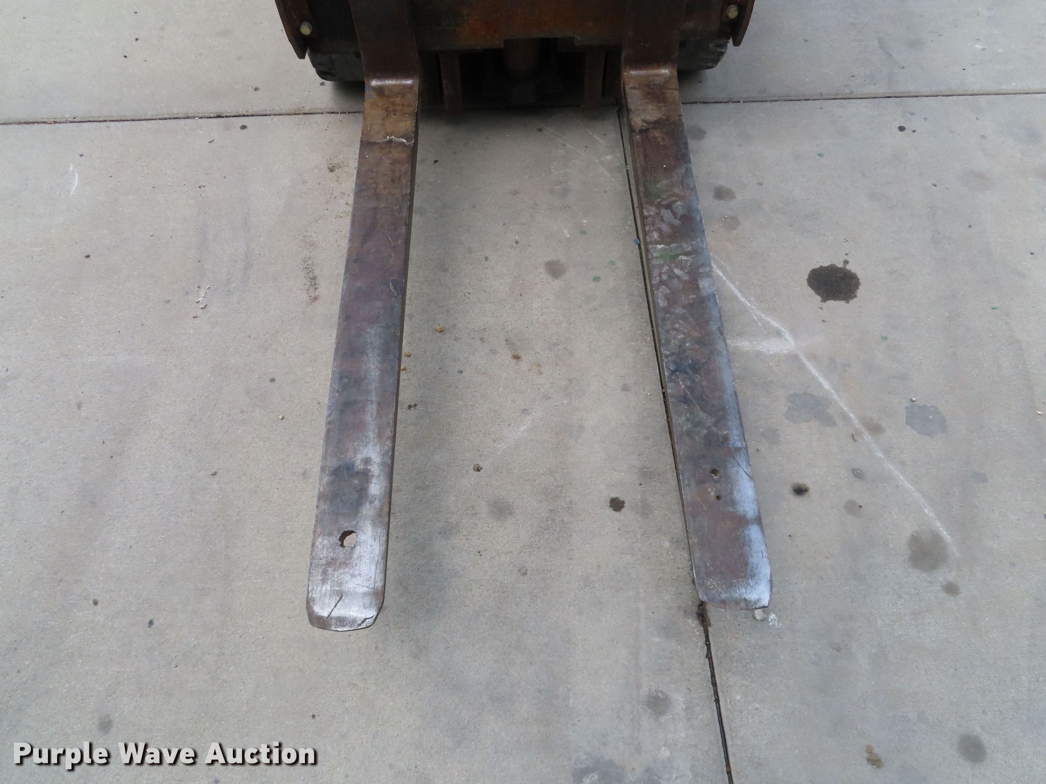 Caterpillar T30D forklift in Lawrence, KS | Item DE2374 sold | Purple Wave