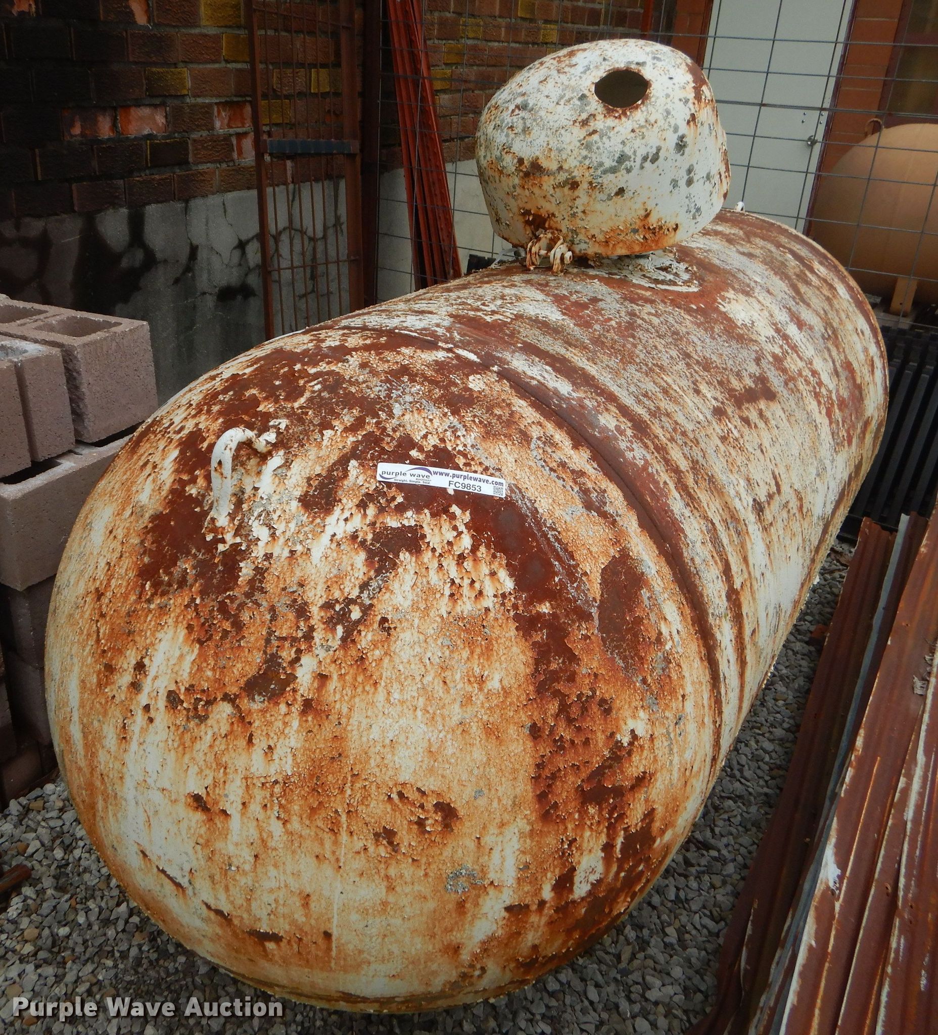 Approximately 500 gallon propane tank in Waco, MO | Item FC9853 sold ...