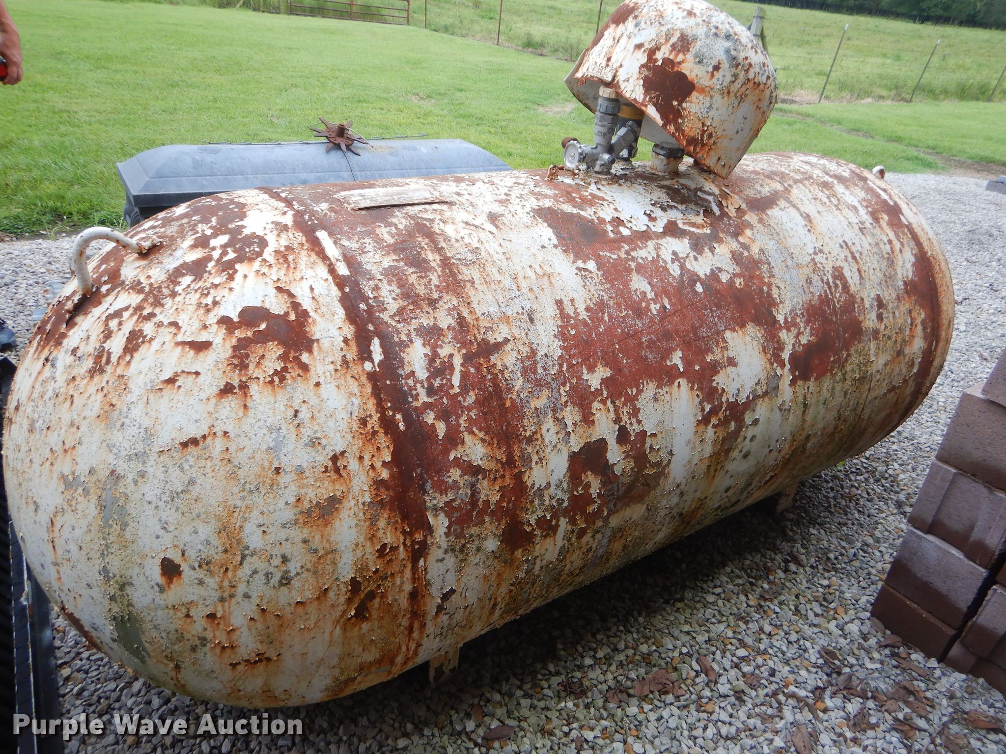 Approximately 500 gallon propane tank in Waco, MO | Item FC9853 sold ...