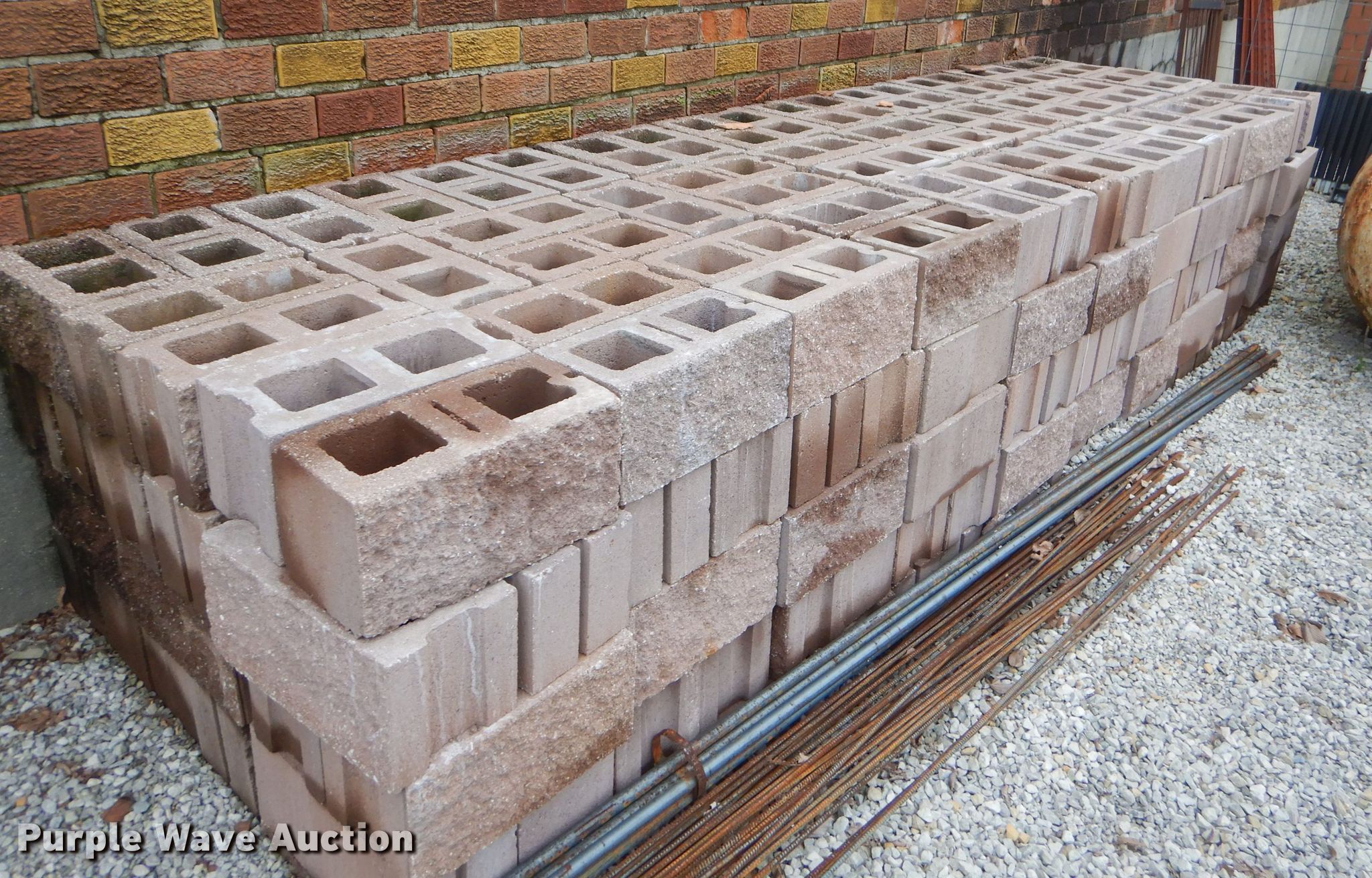 (240) concrete blocks in Waco, MO | Item FC9854 sold | Purple Wave