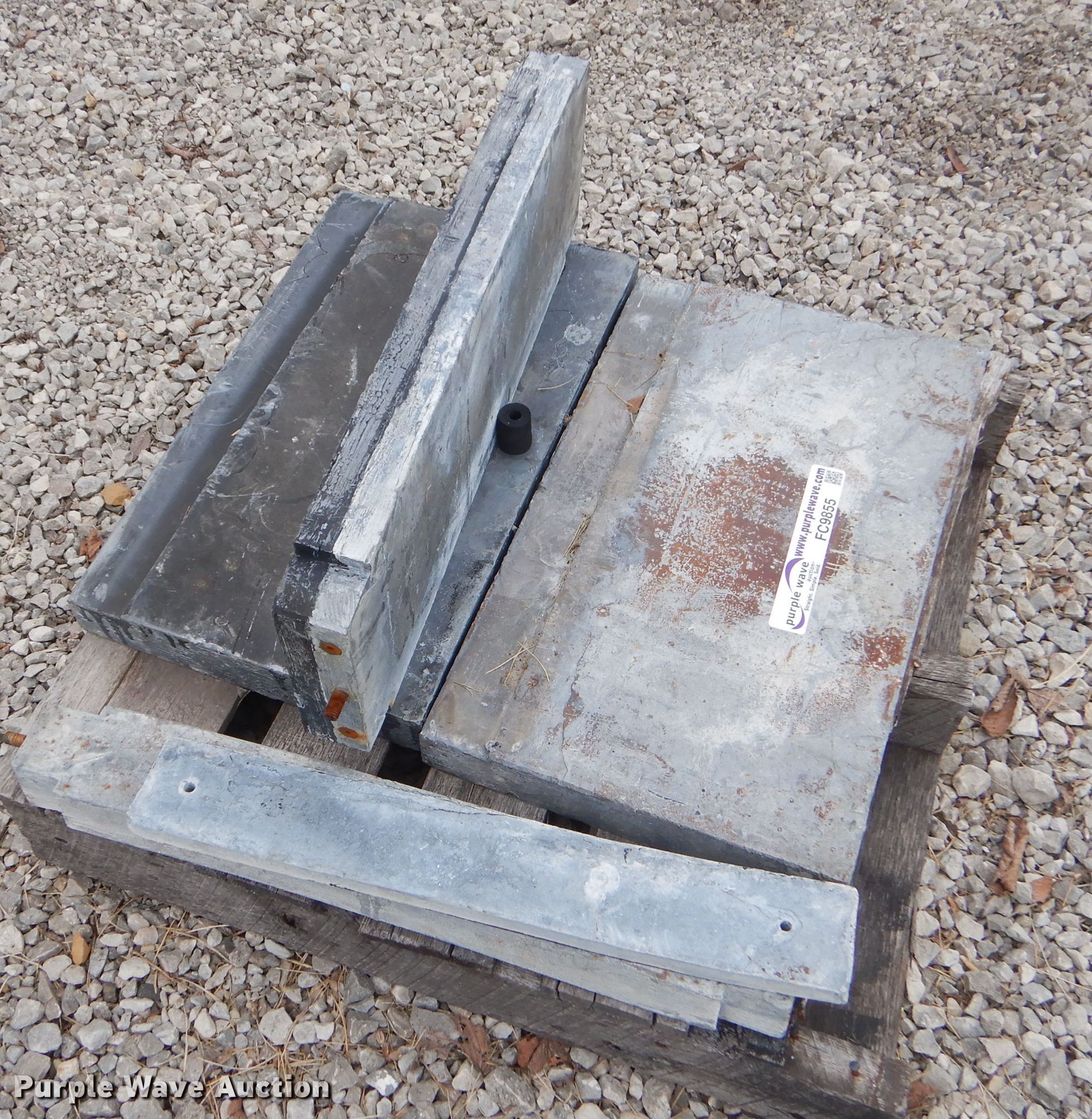 19" x 11" lead counterweights in Waco, MO | Item FC9855 sold | Purple Wave