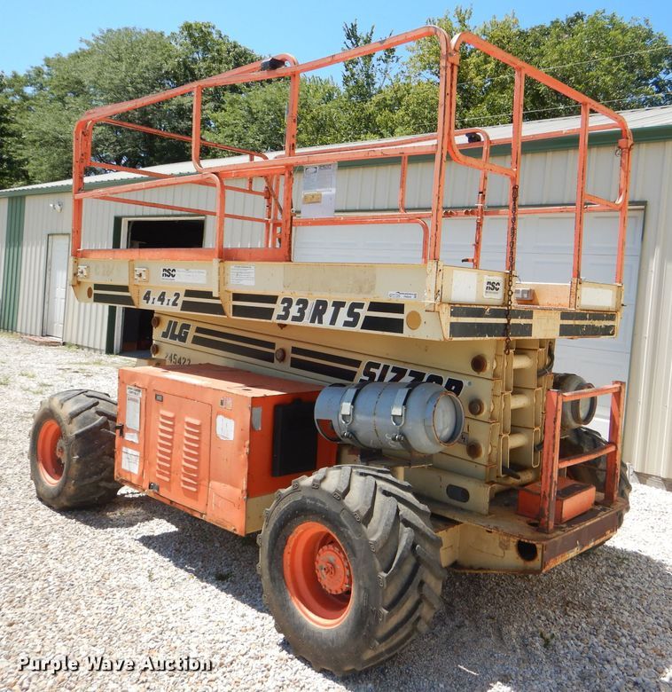1998 JLG 33RTS scissor lift in Tonganoxie, KS | Item FN9045 sold ...