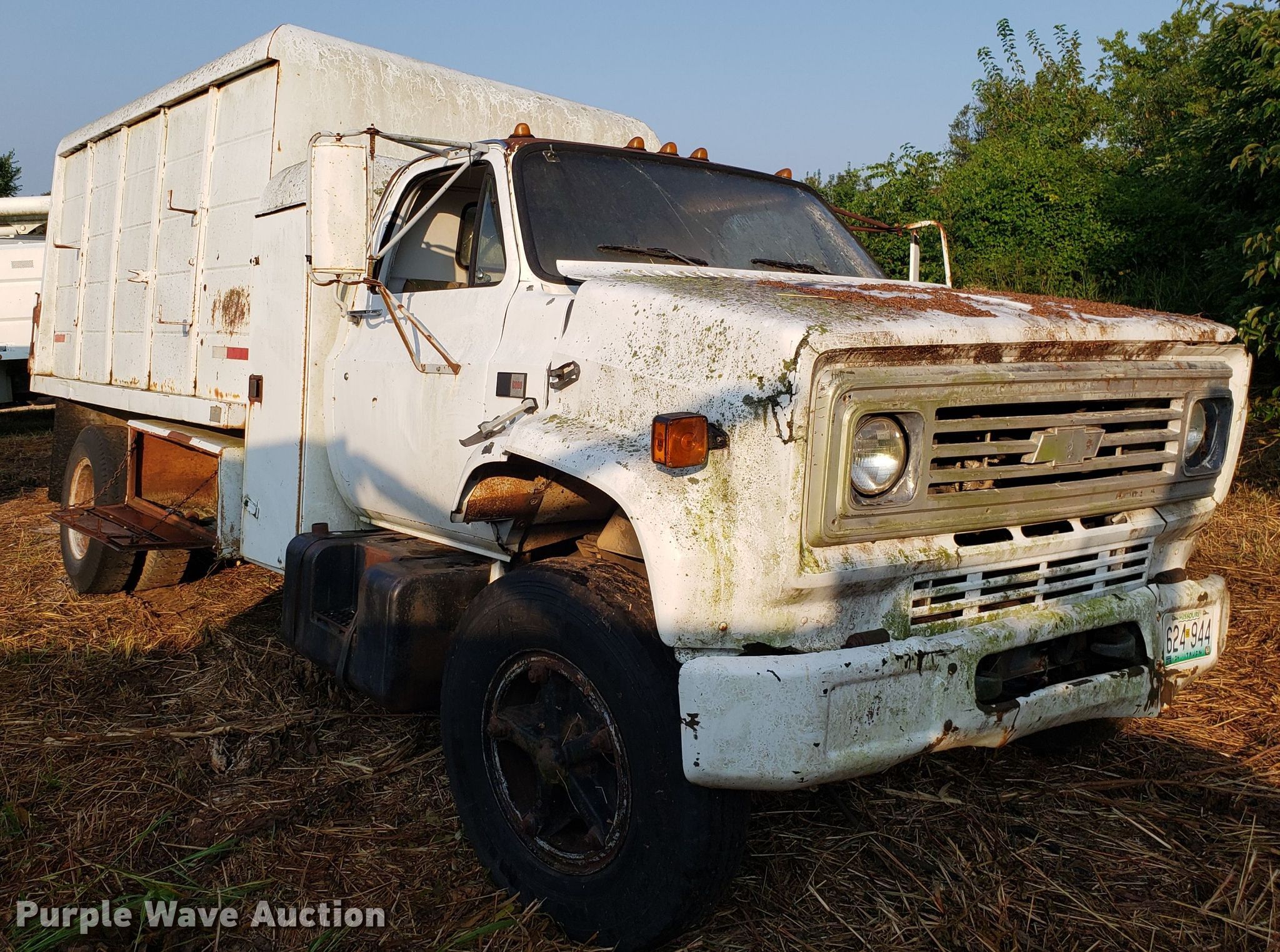 1990 Chevrolet C6000 chipper truck in Springfield, MO | Item DH2810 ...