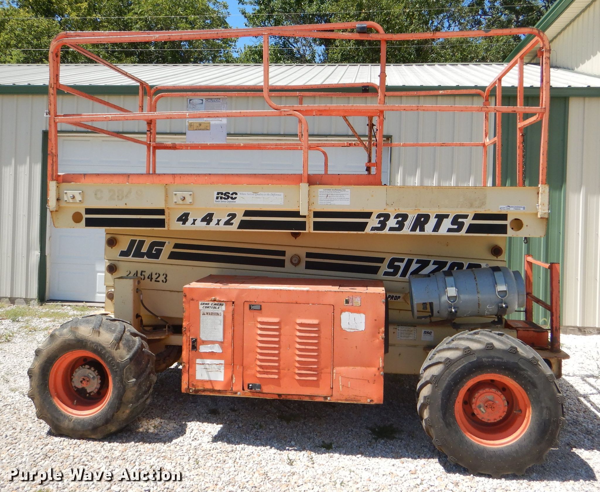 1998 JLG 33RTS scissor lift in Tonganoxie, KS | Item FN9045 sold ...