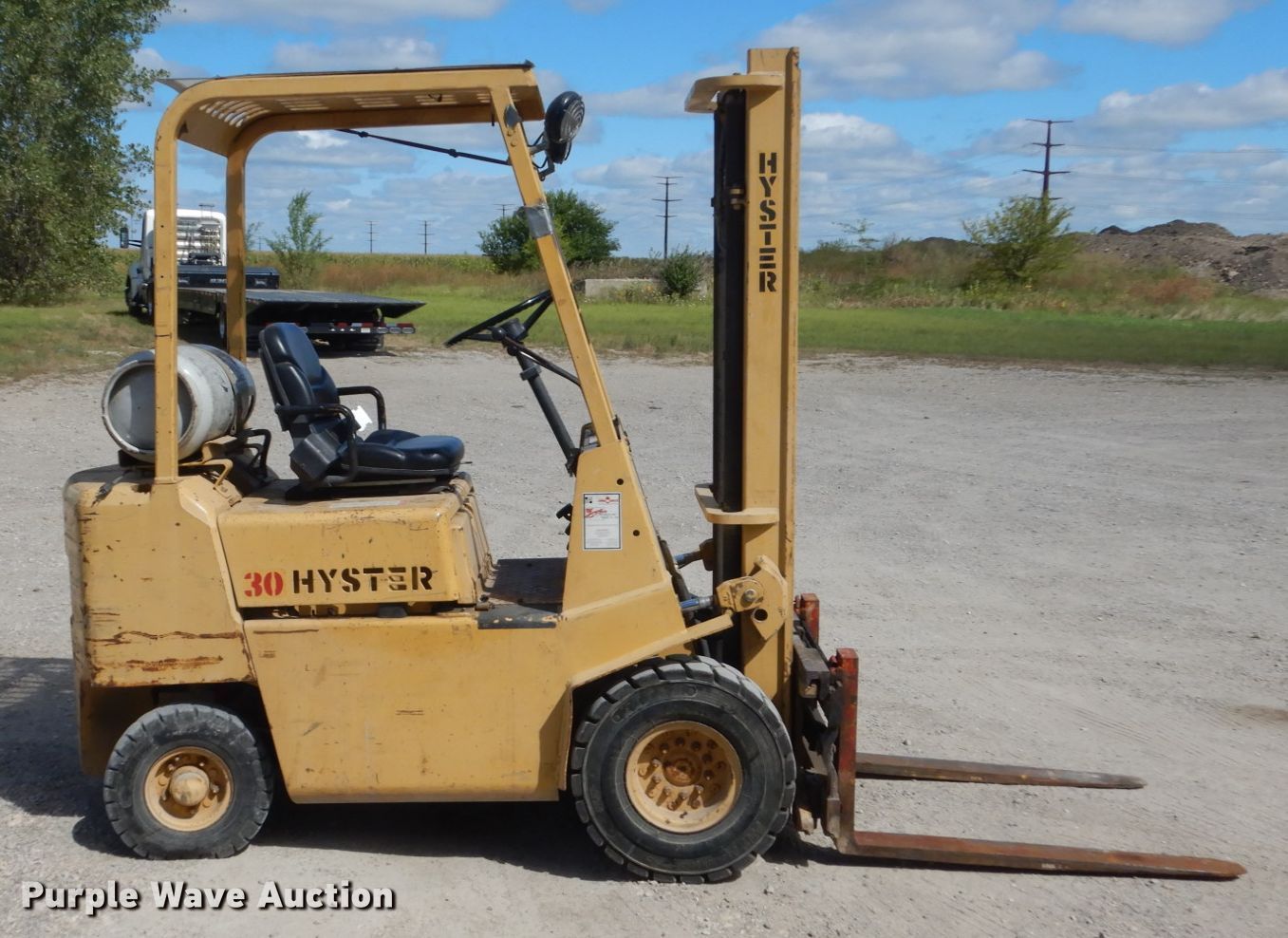 Hyster H30XL forklift in Mason City, IA | Item FU9473 sold | Purple Wave