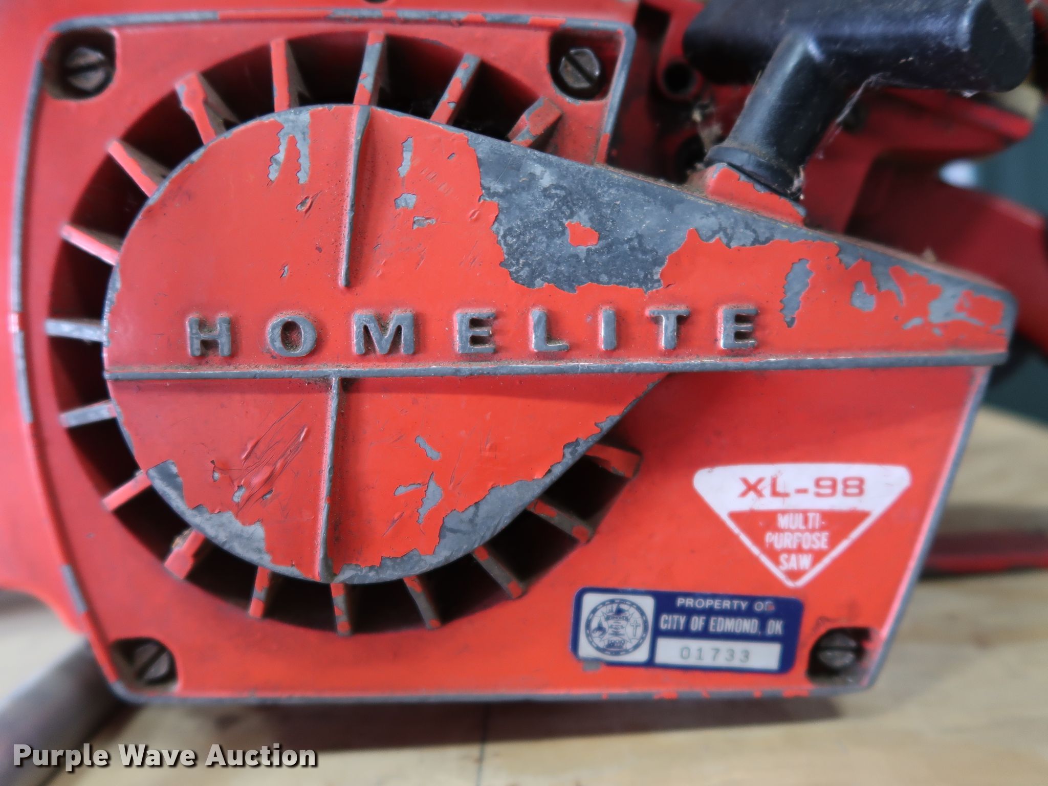 Homelite XL-98 saw in Edmond, OK | Item DG4166 sold | Purple Wave