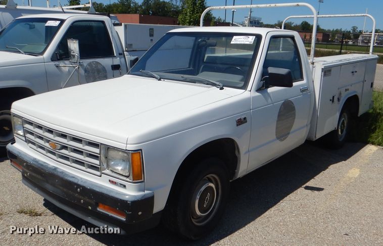 1989 Chevrolet S10 utility bed pickup truck in Kansas City, KS | Item ...