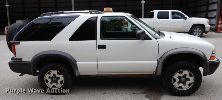 2001 Chevrolet Blazer SUV in Branson, MO | Item DH2014 sold | Purple Wave
