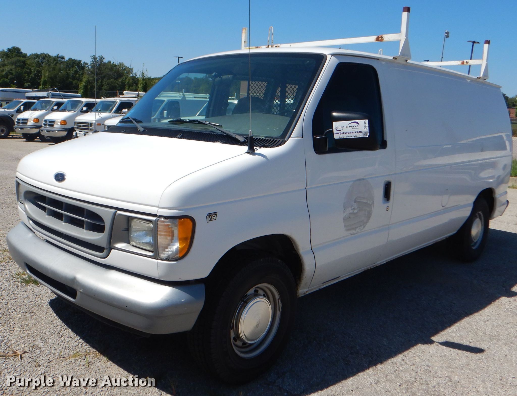 2000 Ford Econoline E150 van in Kansas City, KS | Item DG4915 sold ...