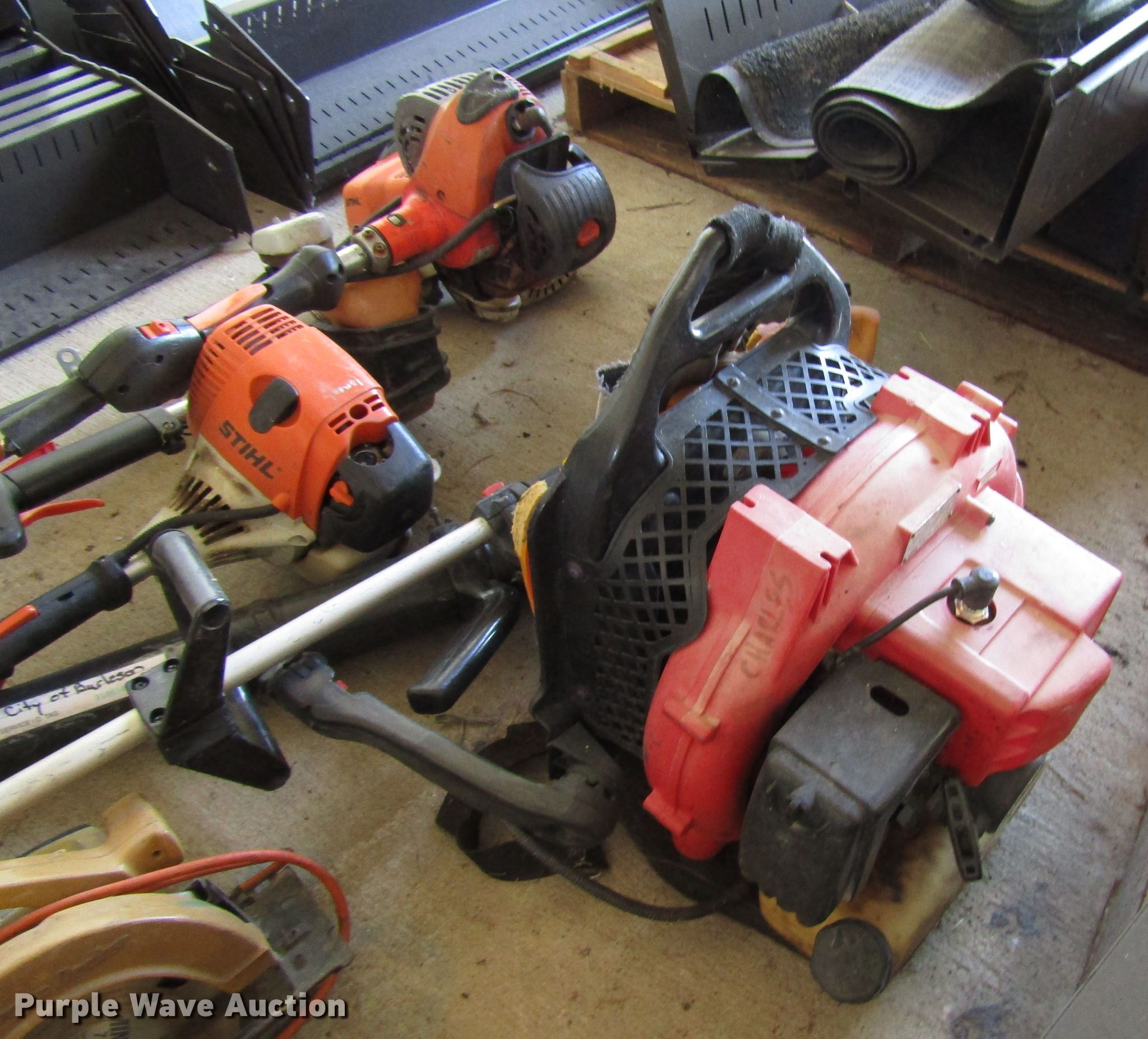 Lawn and garden equipment in Burleson, TX | Item DG8023 sold | Purple Wave