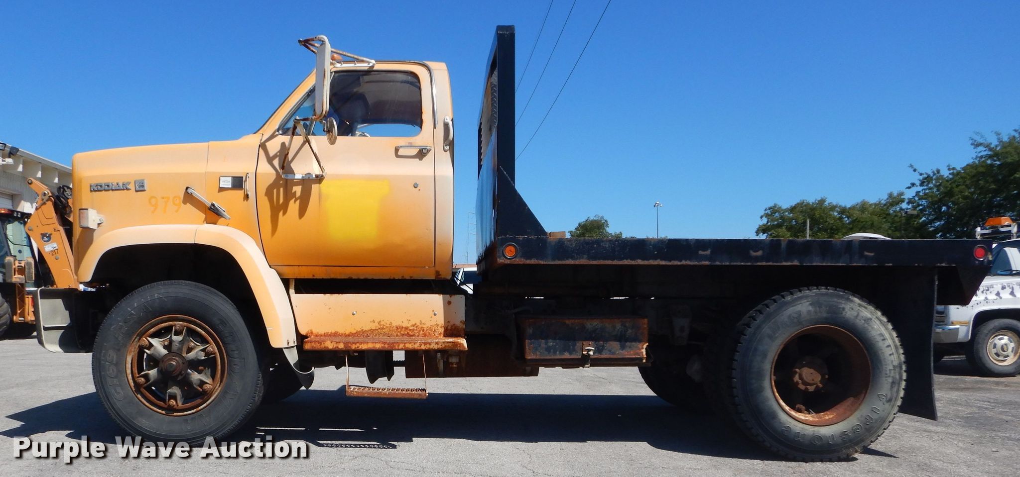1989 Chevrolet Kodiak C70 flatbed truck in Kansas City, KS | Item ...