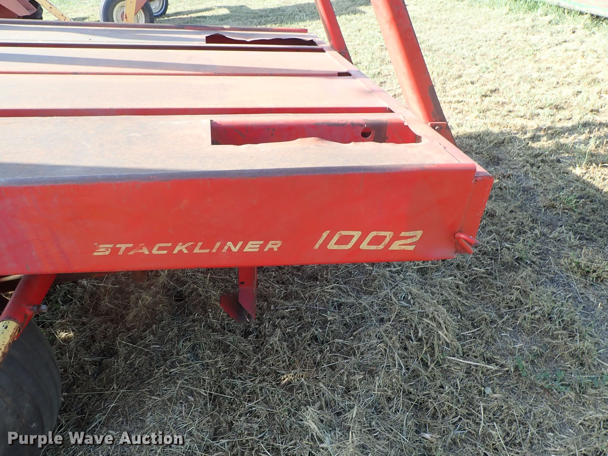 New Holland Stackliner 1002 bale wagon in Offerle, KS | Item DE1007 ...