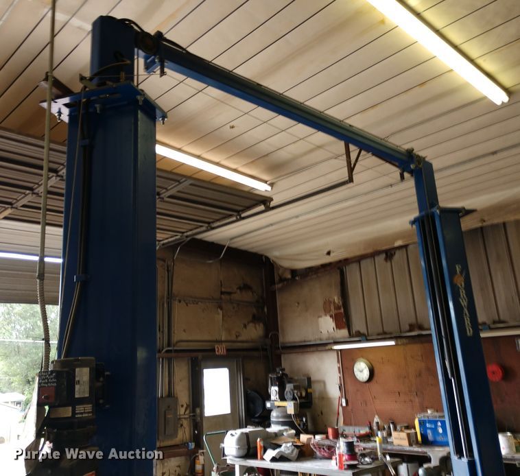 Forward 10000A two post automotive lift in Towanda, KS | Item FV9226 ...