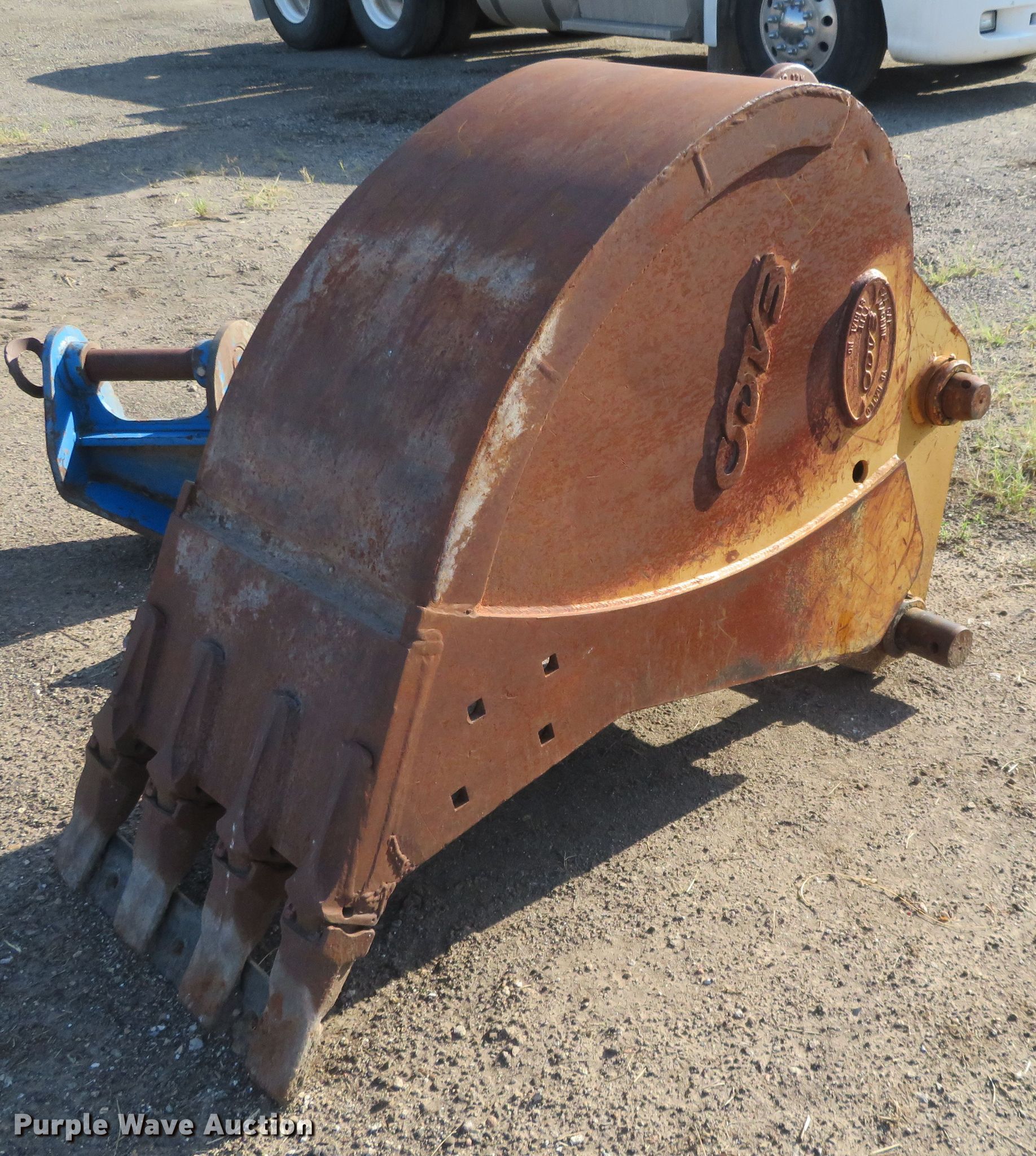 Eaco 26.5"W excavator bucket in Towanda, KS | Item FV9085 sold | Purple ...