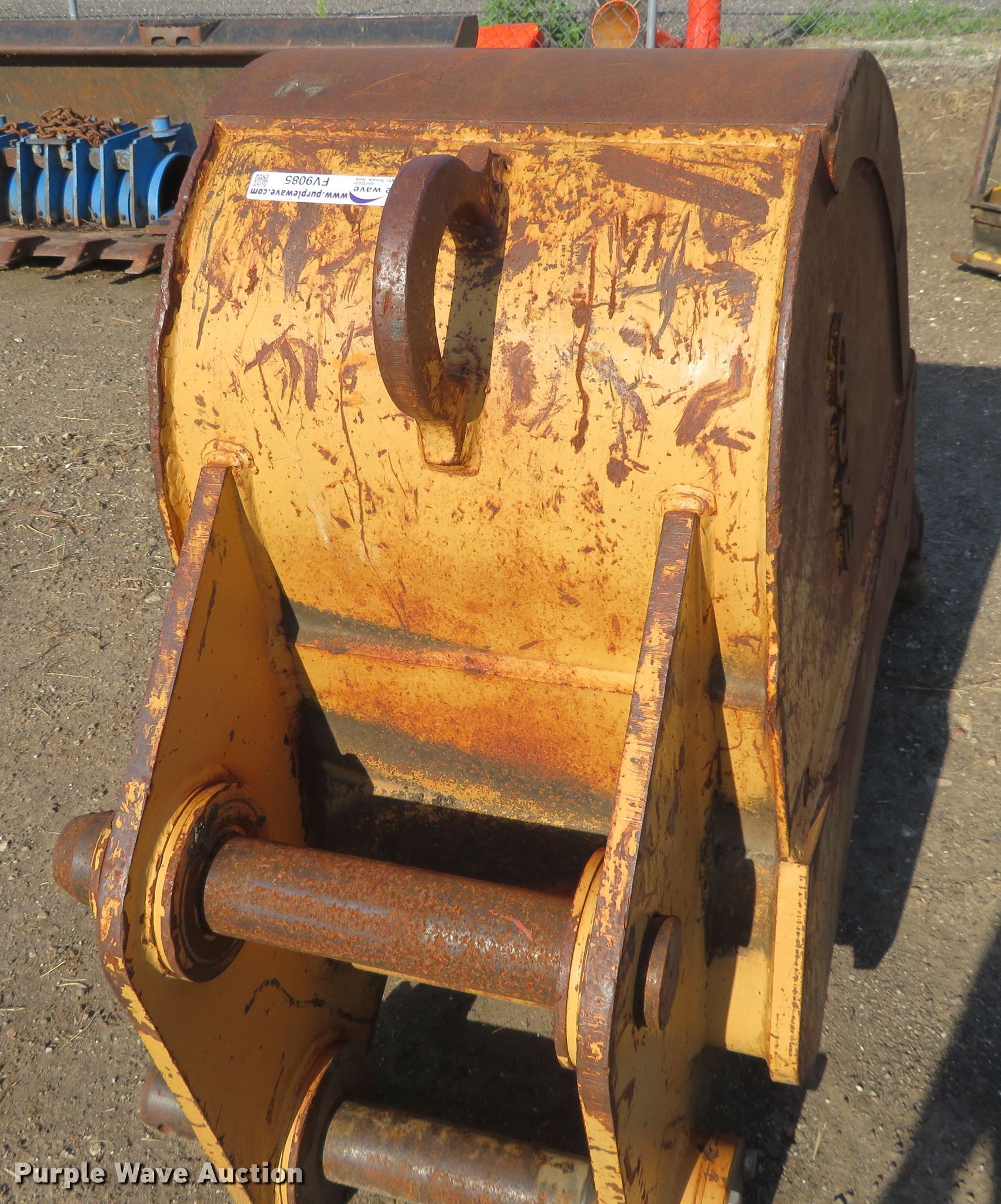 Eaco 26.5"W excavator bucket in Towanda, KS | Item FV9085 sold | Purple ...