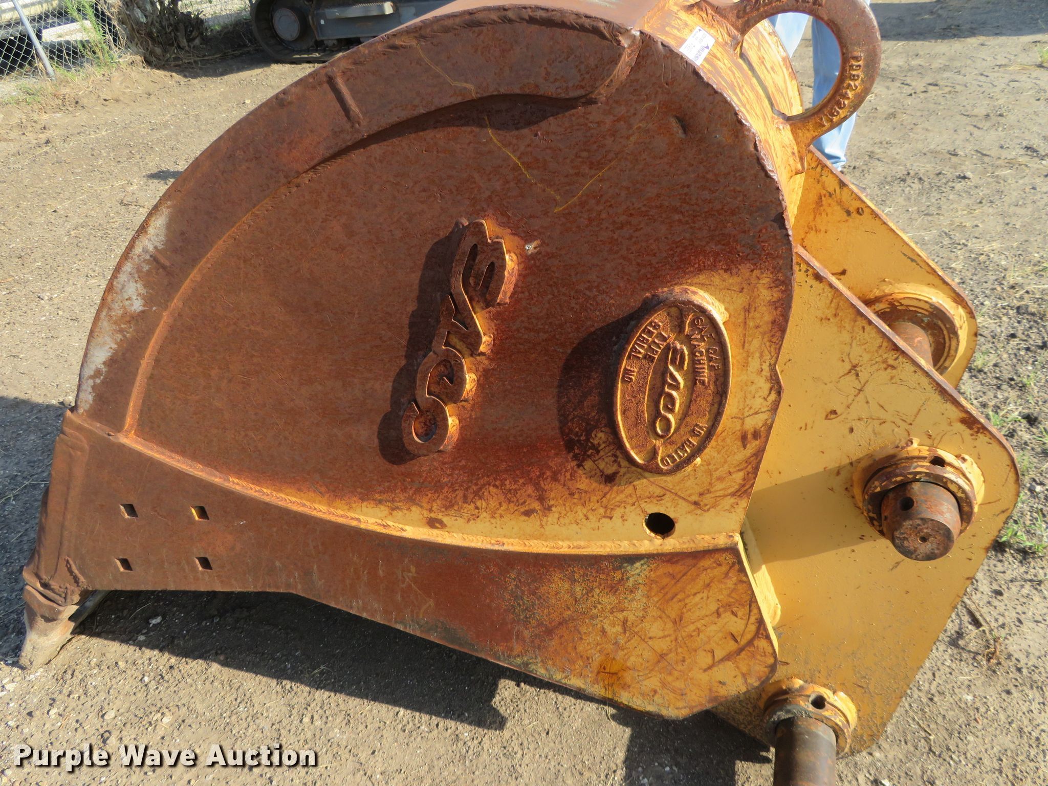 Eaco 26.5"W excavator bucket in Towanda, KS | Item FV9085 sold | Purple ...