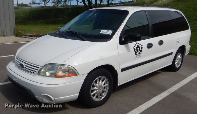 2002 Ford Windstar van in Lawrence, KS | Item DG4953 sold | Purple Wave