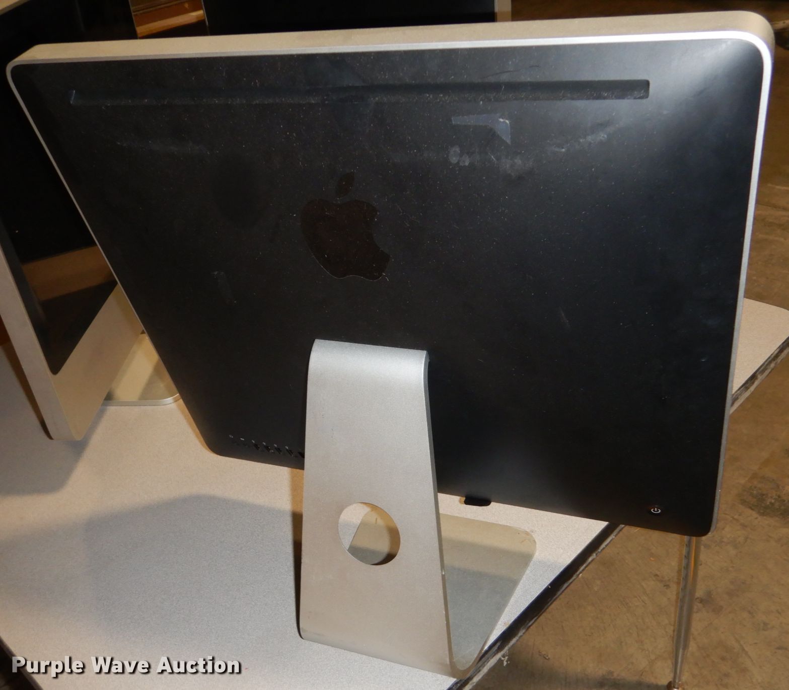 Apple All-in-one computer in Des Moines, IA | Item FU9464 sold | Purple ...
