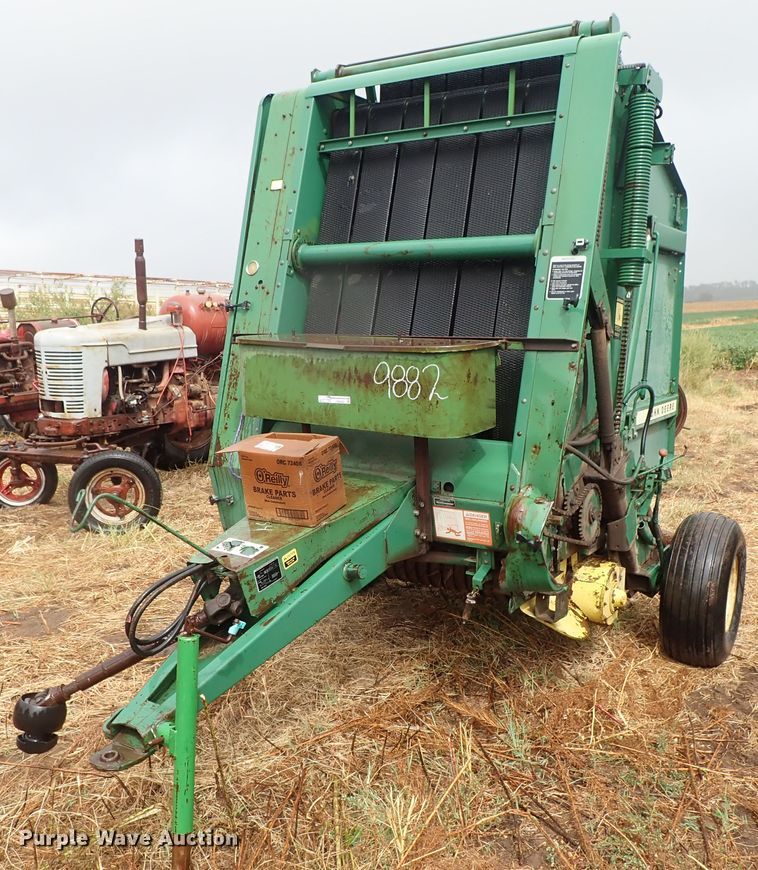 1988 John Deere 430 round baler in Mount Hope, KS | Item FR9430 sold ...
