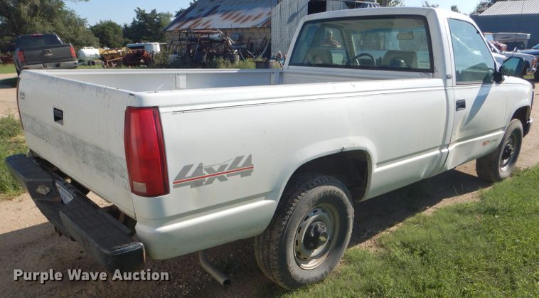 1993 Chevrolet Cheyenne 1500 pickup truck in Russell, KS | Item GH9650 ...