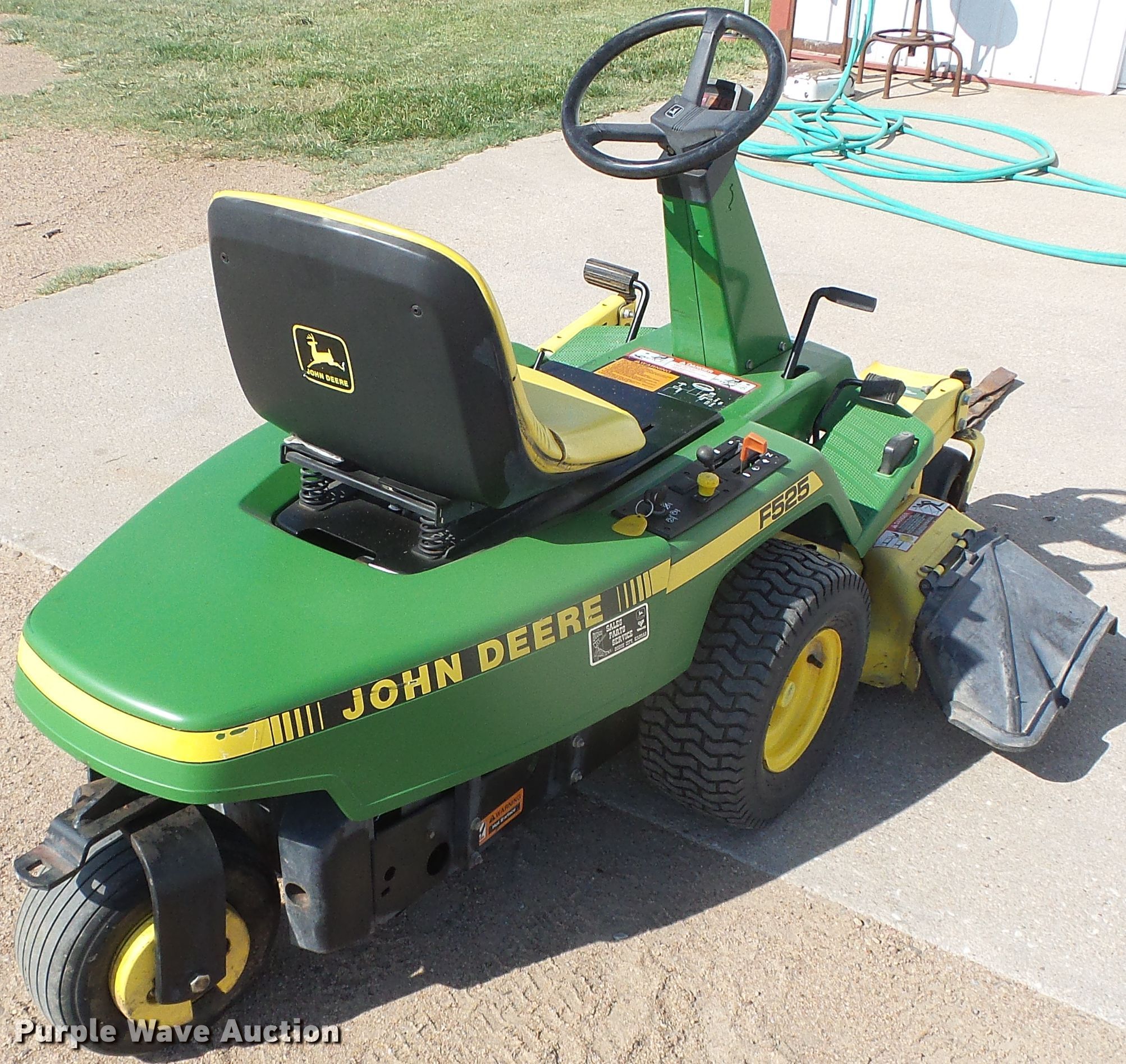 John Deere F525 lawn mower in Wright, KS | Item EQ9182 sold | Purple Wave