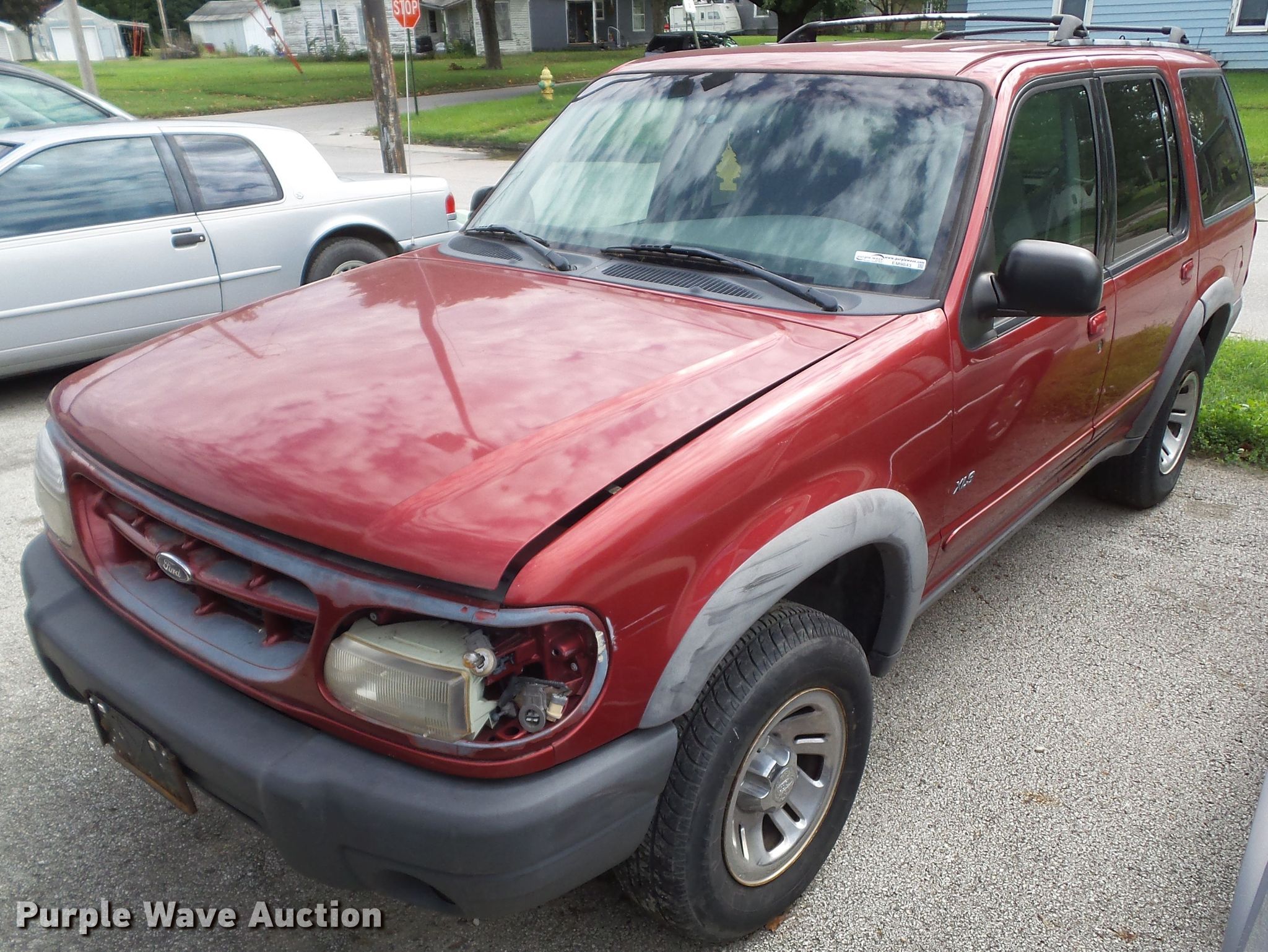 2000 Ford Explorer XLS SUV in Perry, IA | Item EM9843 sold | Purple Wave