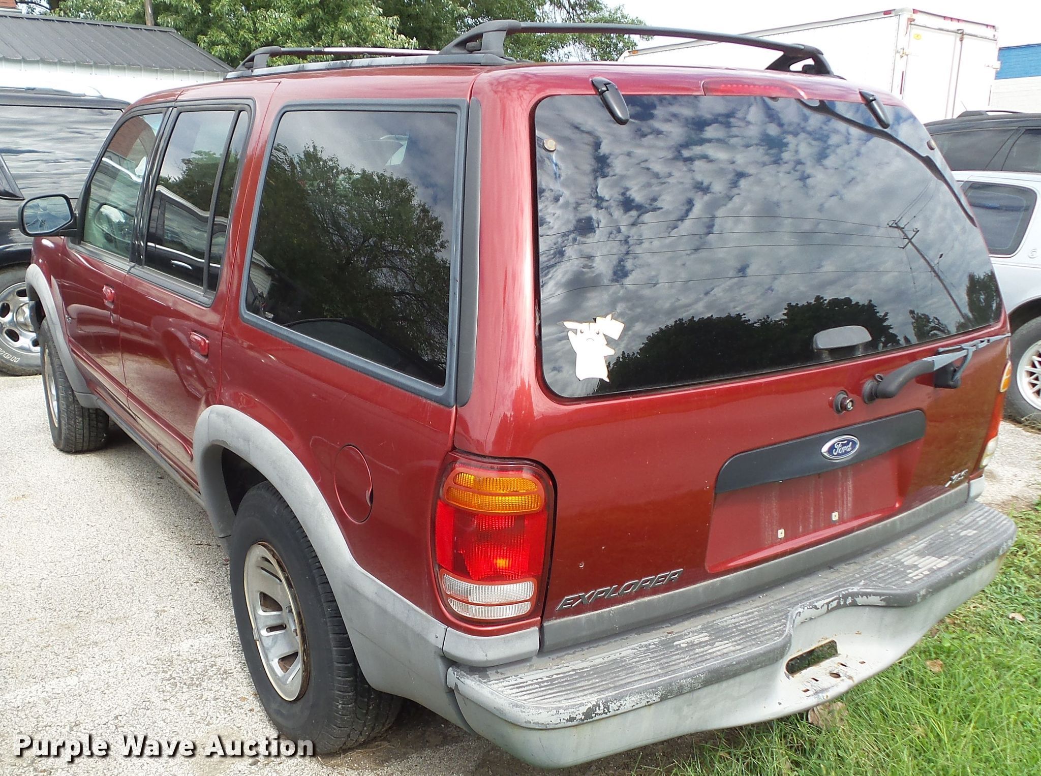 2000 Ford Explorer XLS SUV in Perry, IA | Item EM9843 sold | Purple Wave