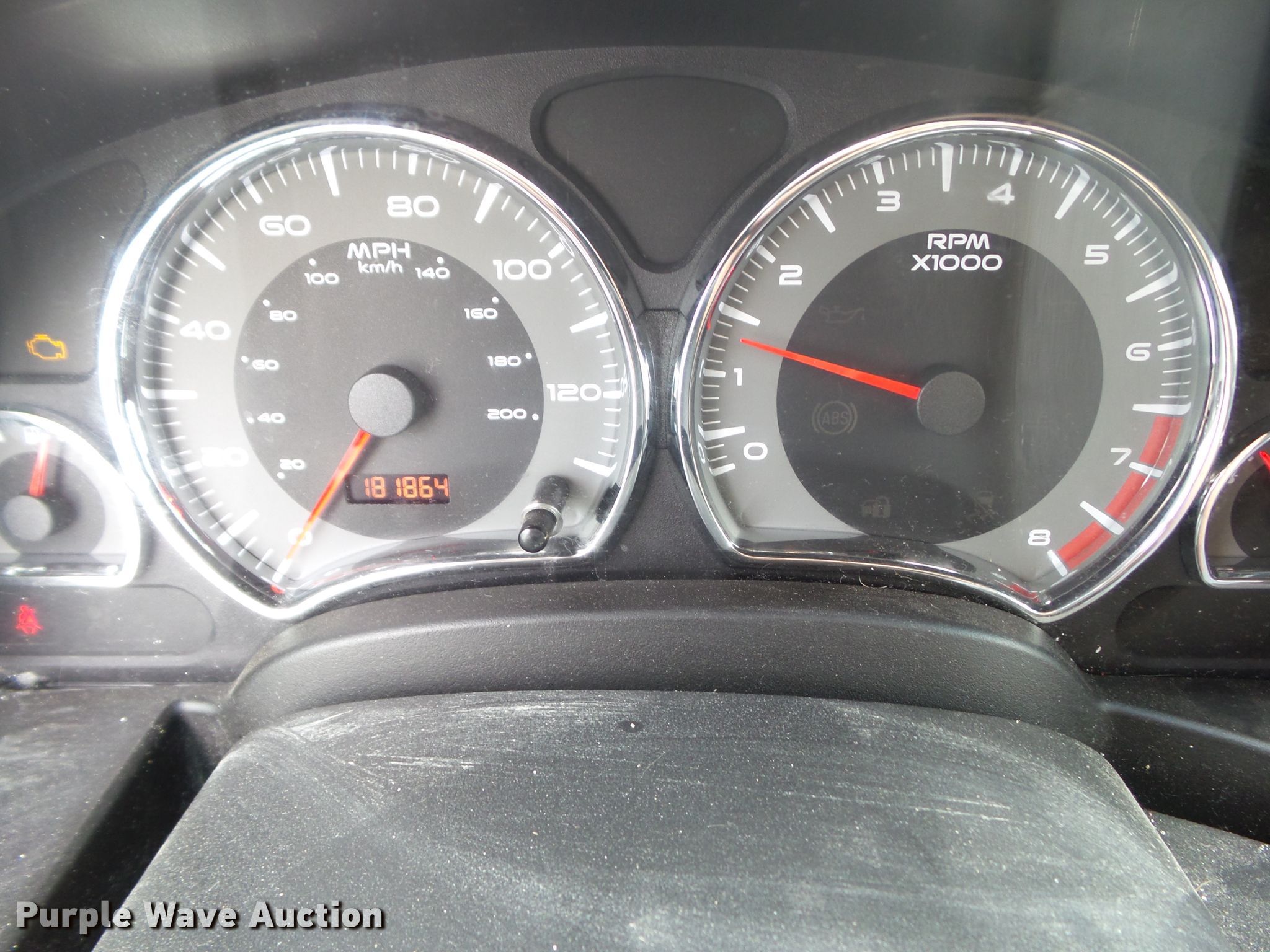 2006 Pontiac Torrent SUV in Perry, IA | Item EM9846 sold | Purple Wave