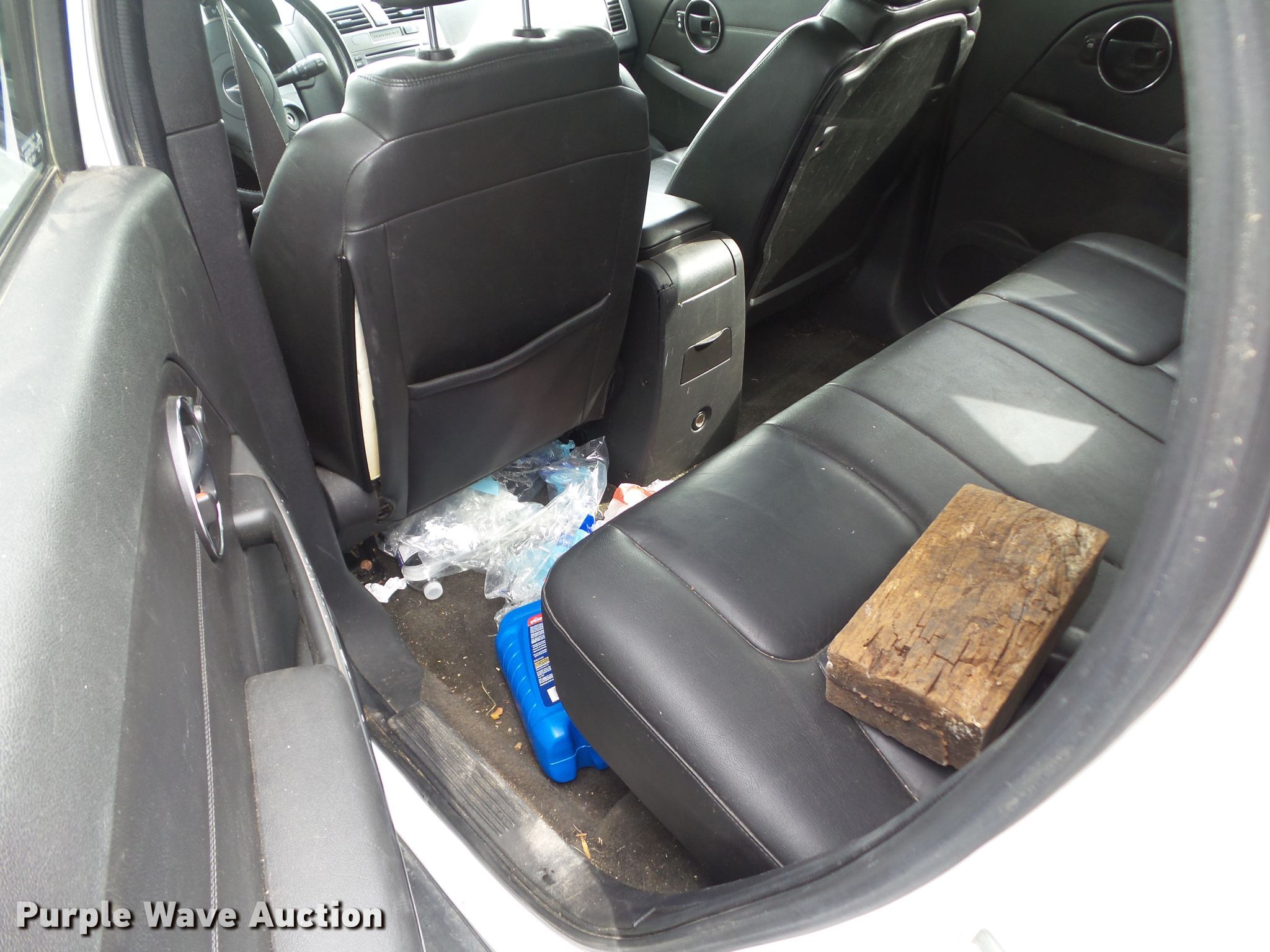 2006 Pontiac Torrent SUV in Perry, IA | Item EM9846 sold | Purple Wave