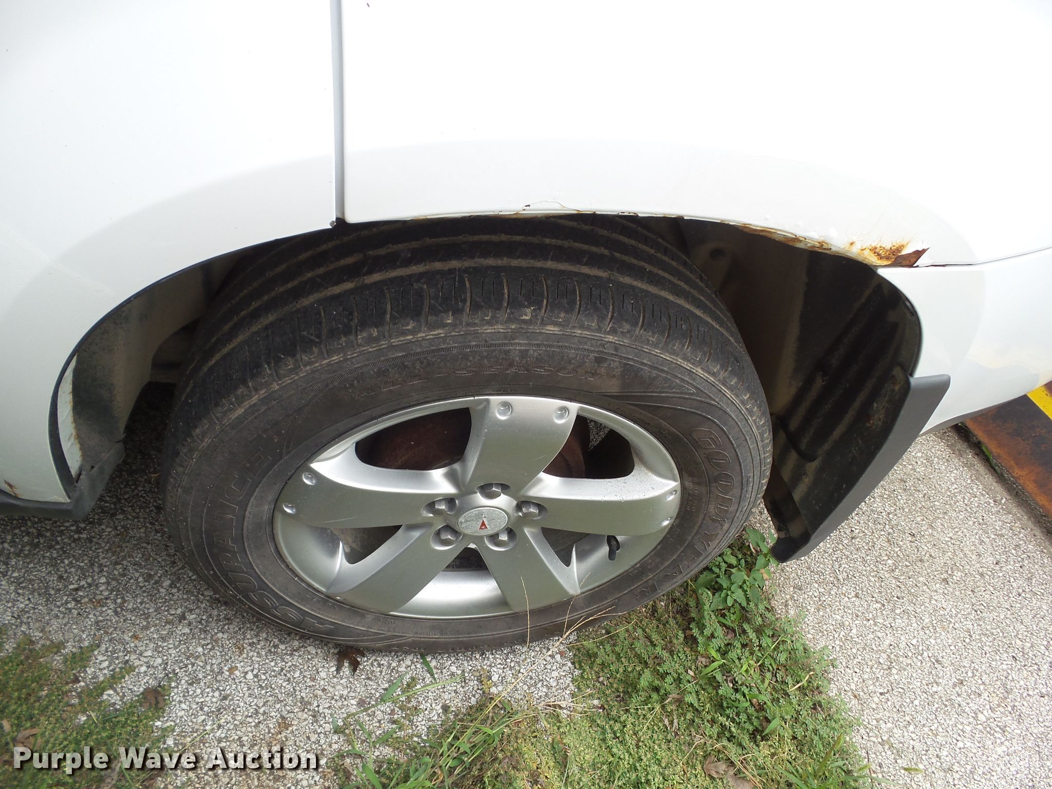 2006 Pontiac Torrent SUV in Perry, IA | Item EM9846 sold | Purple Wave