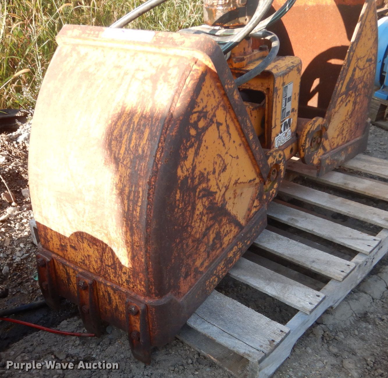 Kinshofer clamshell bucket in Lake Mills, IA | Item FU9558 sold ...