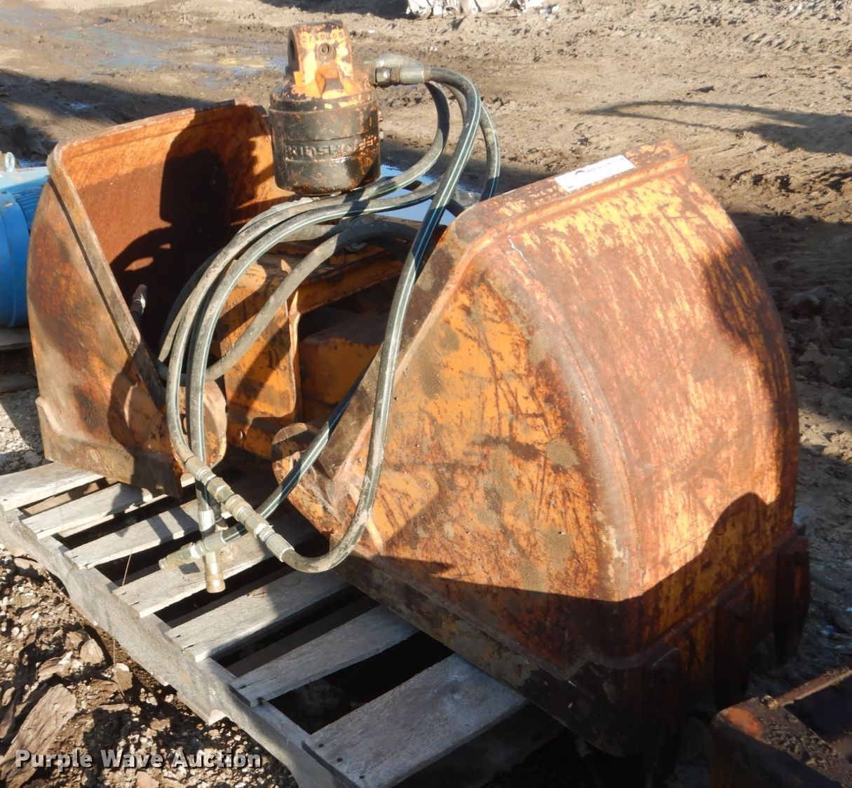 Kinshofer clamshell bucket in Lake Mills, IA | Item FU9558 sold ...