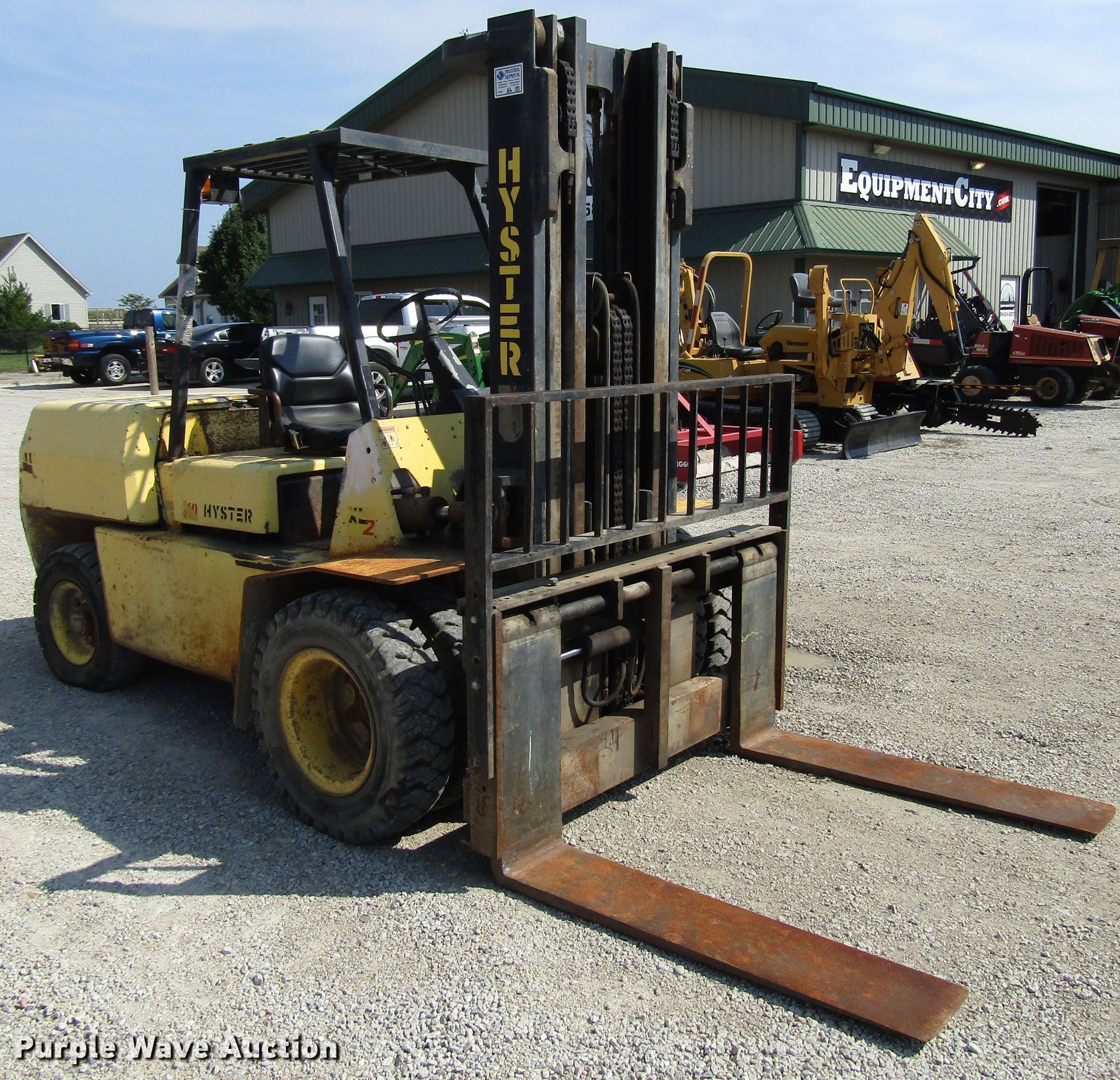 Hyster H110XL forklift in Clinton, IL | Item DG8150 sold | Purple Wave