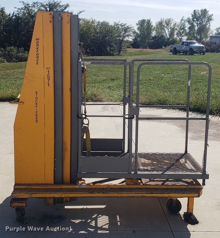 Bil-Jax CLT1571 man lift in Odessa, MO | Item DG7619 sold | Purple Wave