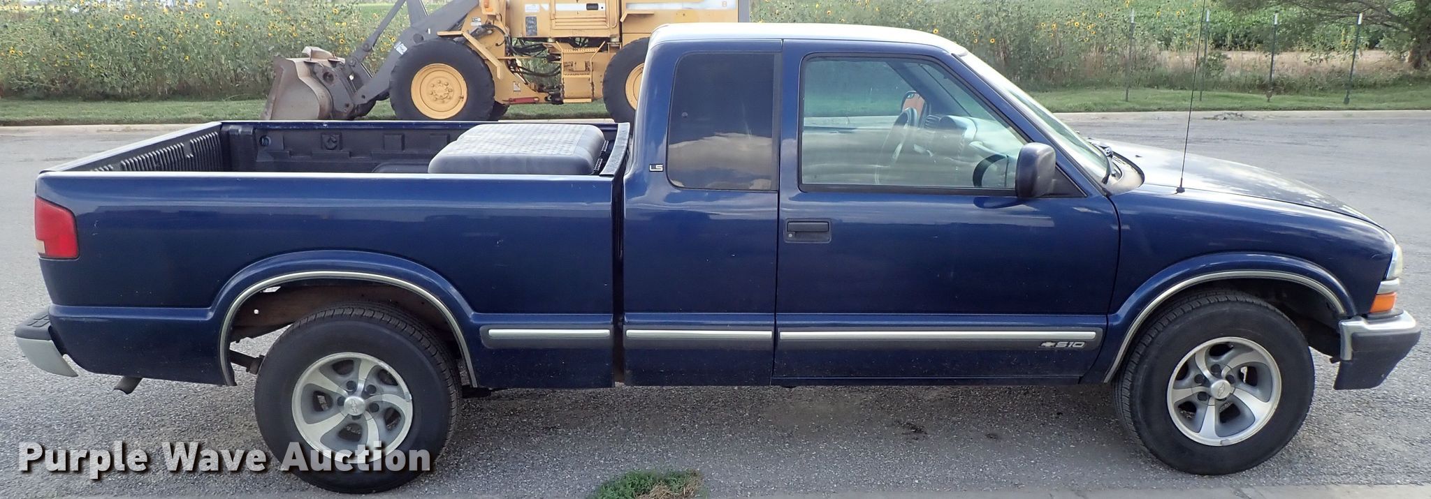2000 Chevrolet S10 Ext. Cab pickup truck in Goddard, KS | Item DB7678 ...