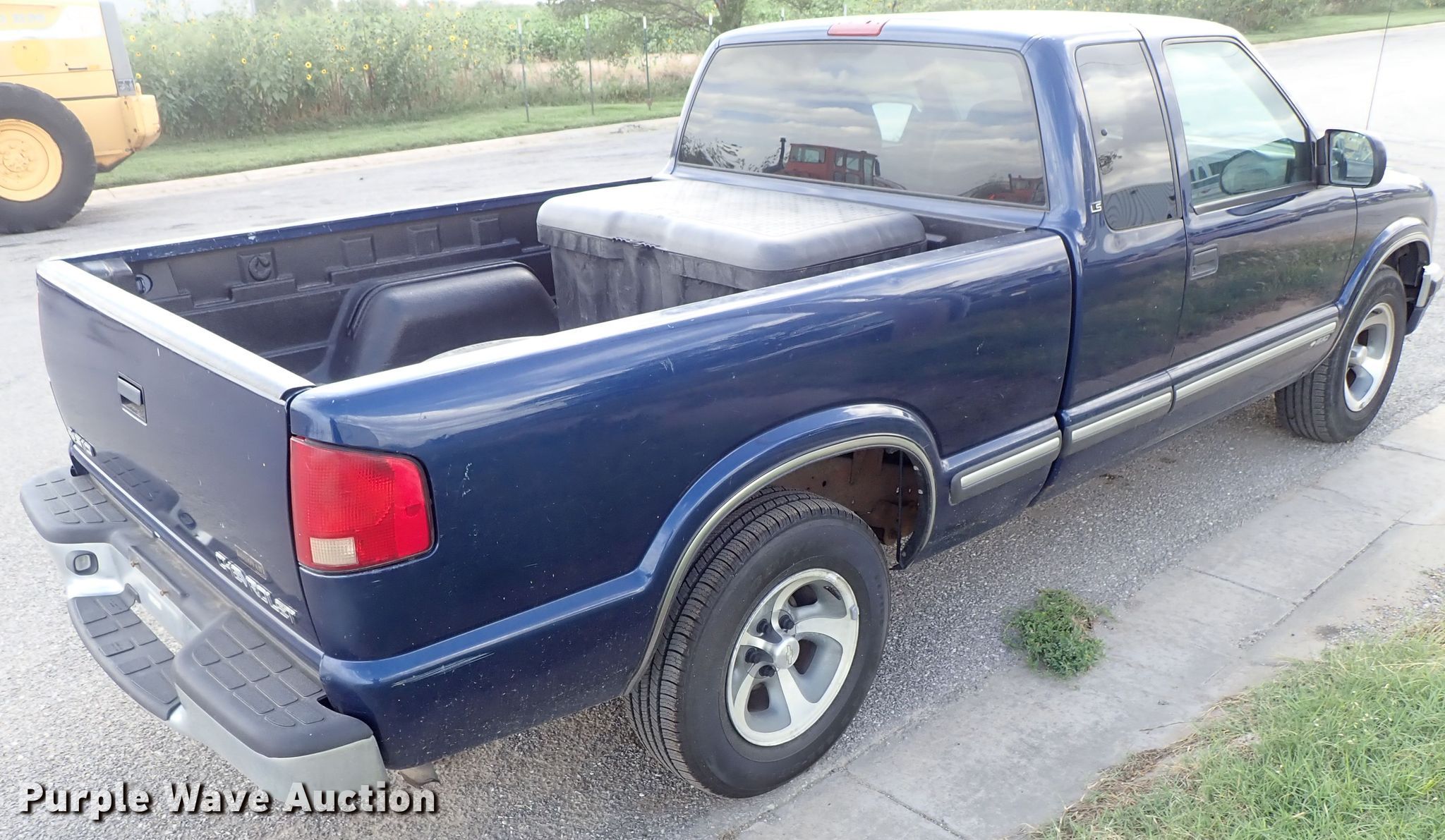 2000 Chevrolet S10 Ext. Cab pickup truck in Goddard, KS | Item DB7678 ...