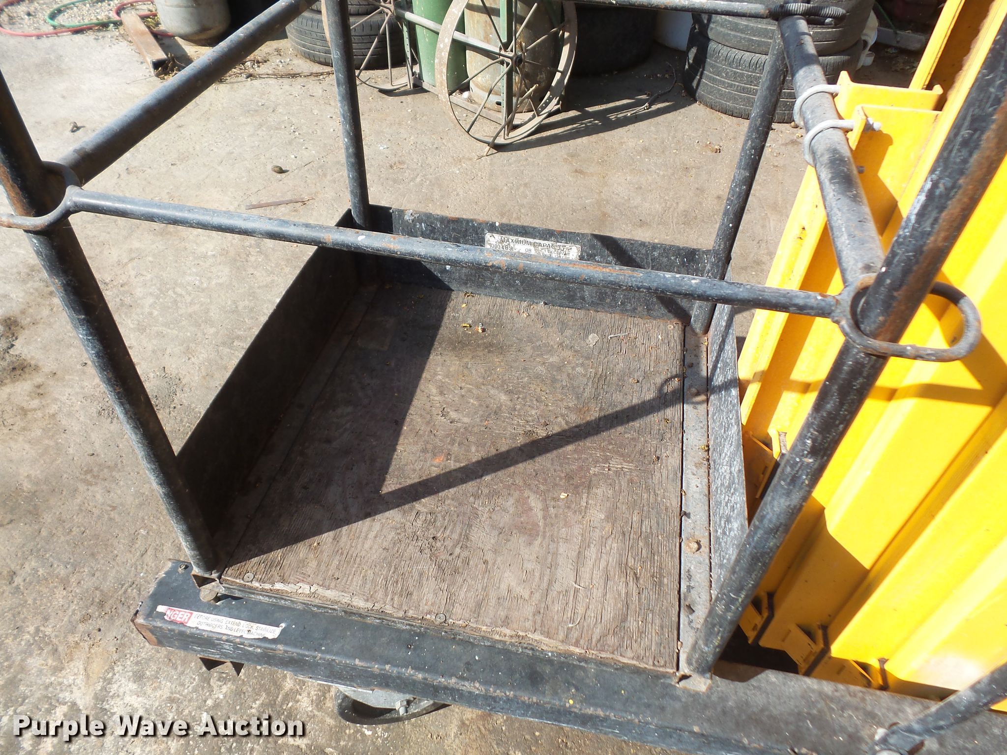 Workforce XLT CAT 23 man lift in Tonganoxie, KS | Item DE2436 sold ...