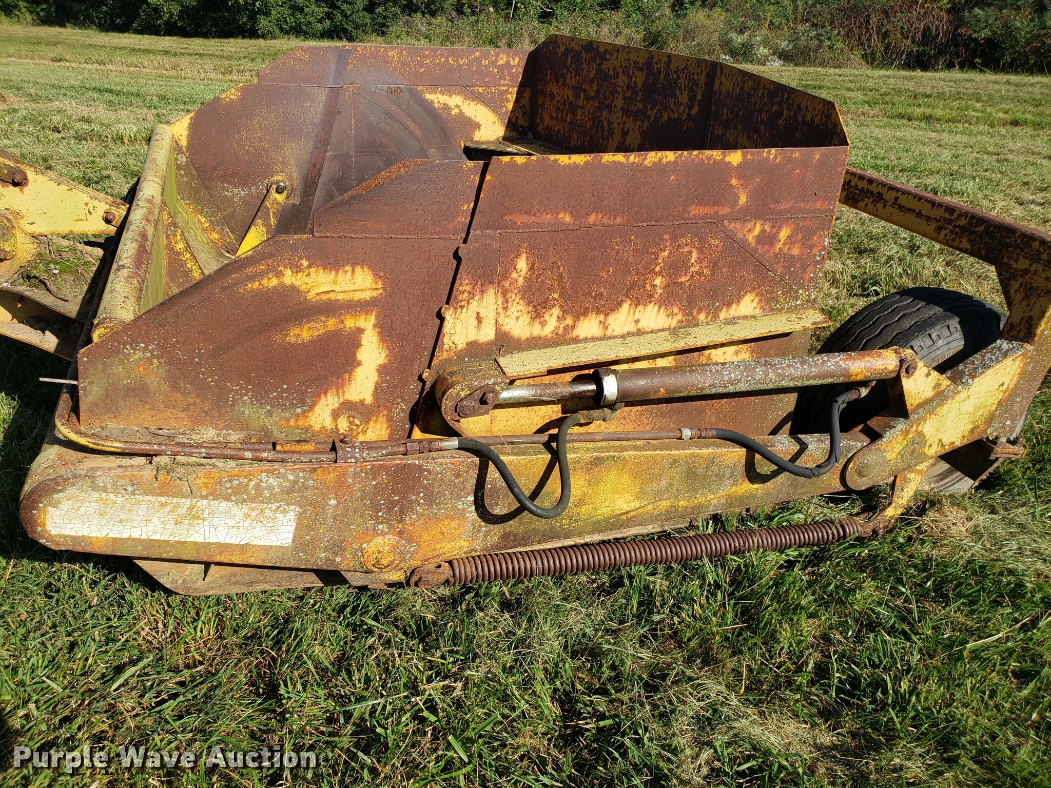 Reynolds 5C scraper in Odessa, MO | Item DG7621 sold | Purple Wave