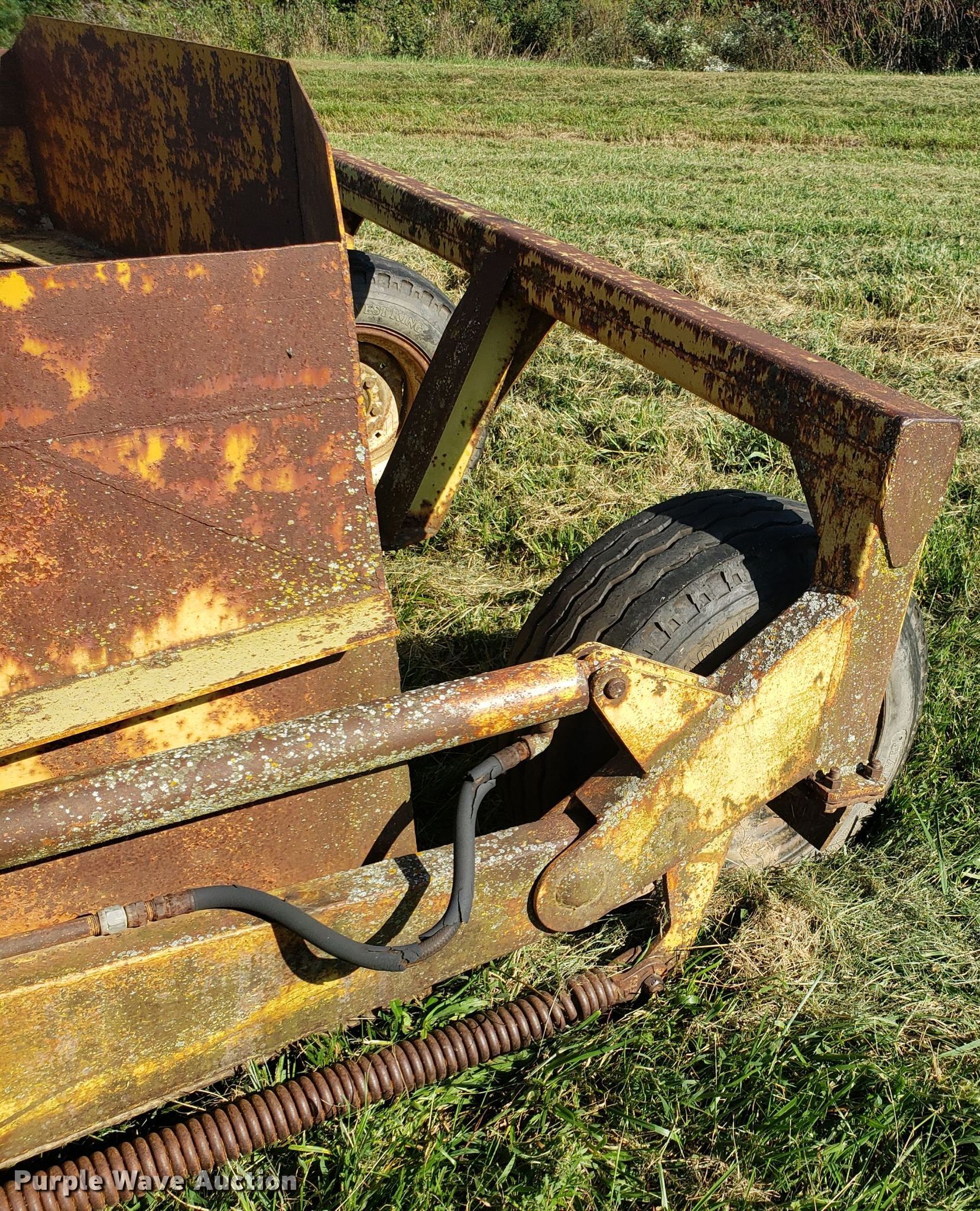 Reynolds 5C scraper in Odessa, MO | Item DG7621 sold | Purple Wave