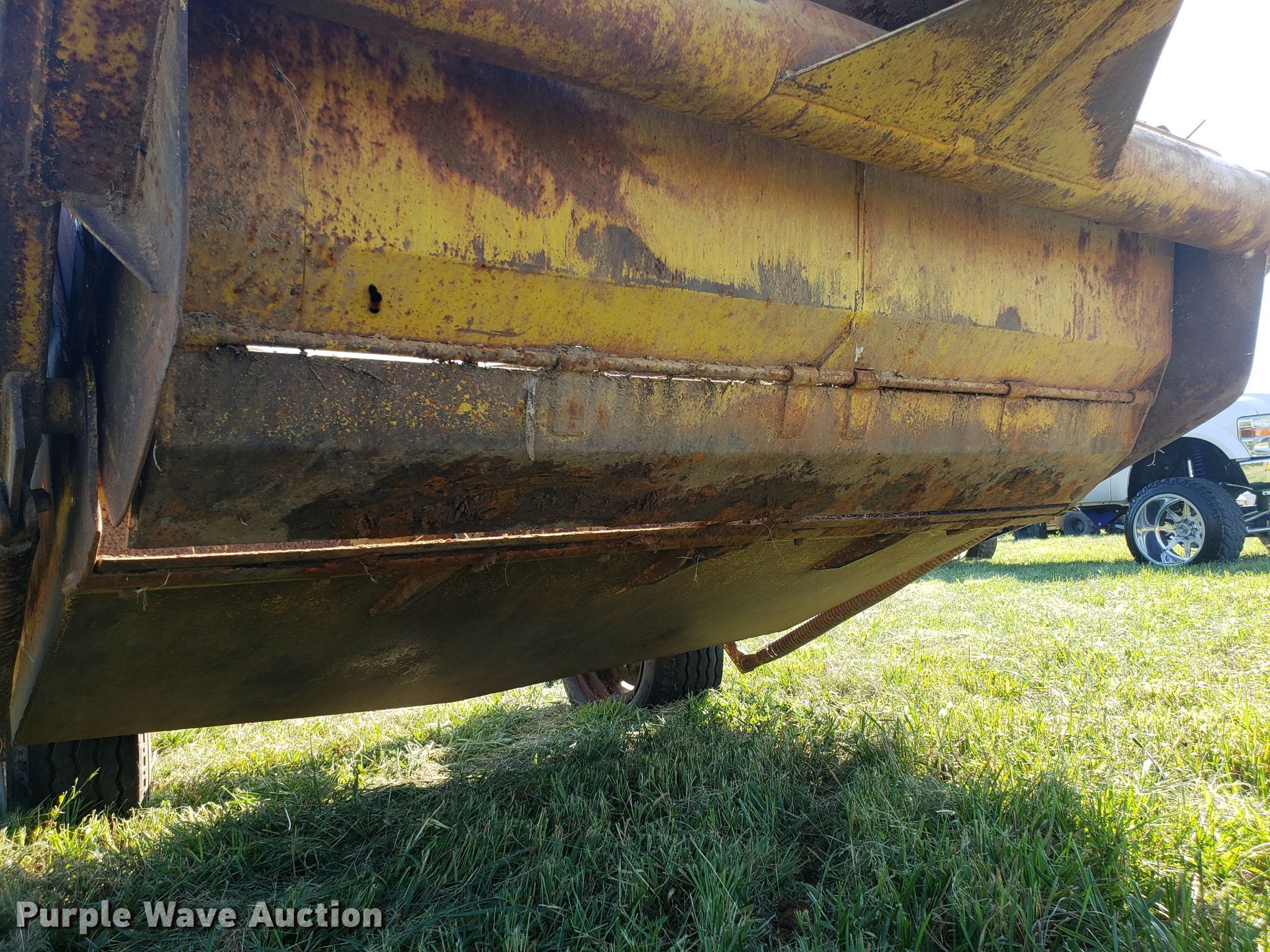 Reynolds 5C scraper in Odessa, MO | Item DG7621 sold | Purple Wave