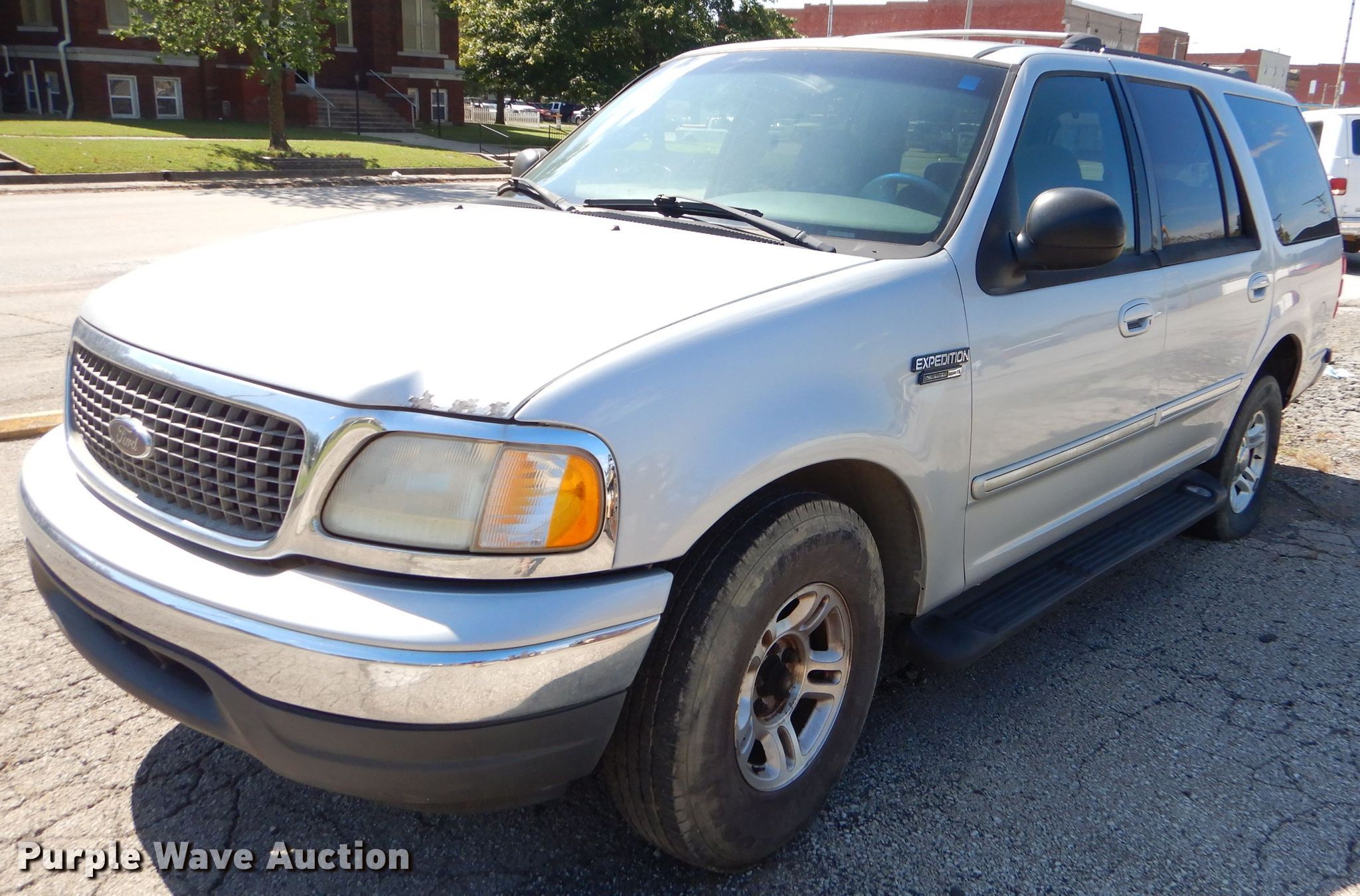 2001 Ford Expedition XLT SUV in Caney, KS | Item EY9259 sold | Purple Wave