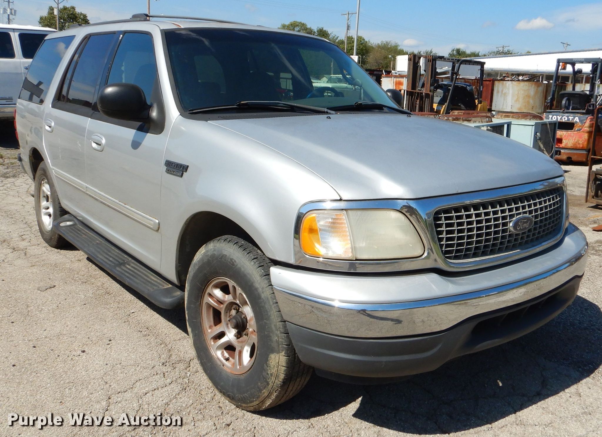 2001 Ford Expedition XLT SUV in Caney, KS | Item EY9259 sold | Purple Wave