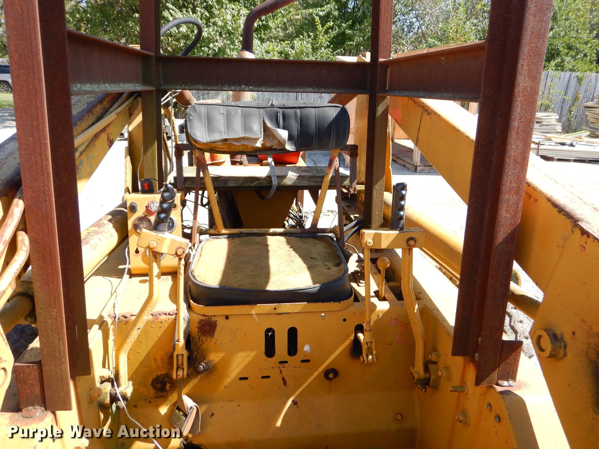 Case 1530 skid steer in Caney, KS | Item EY9264 sold | Purple Wave